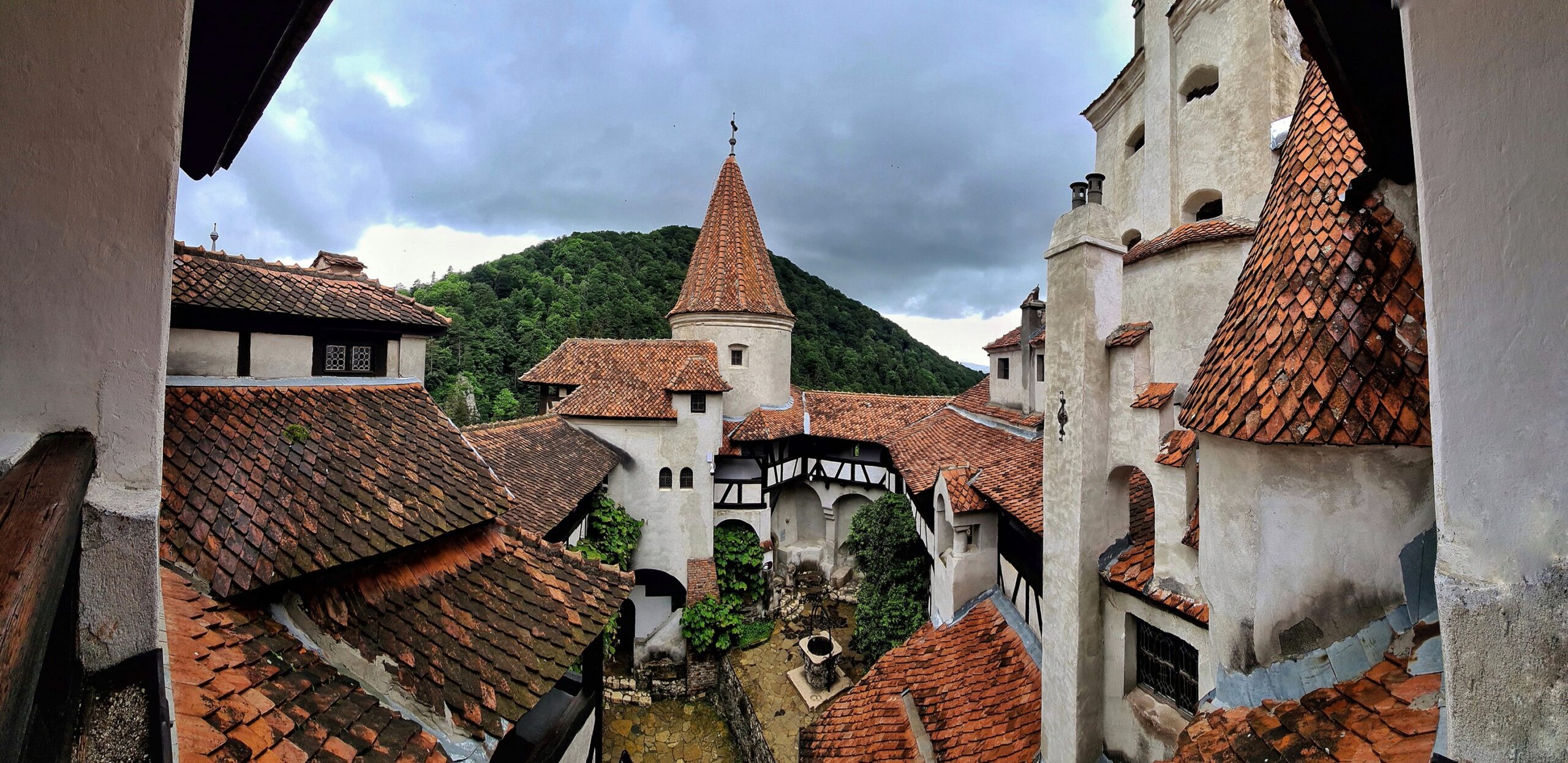 Castelul Bran, pe primul loc în topul celor mai înfiorătoare locuri de ...