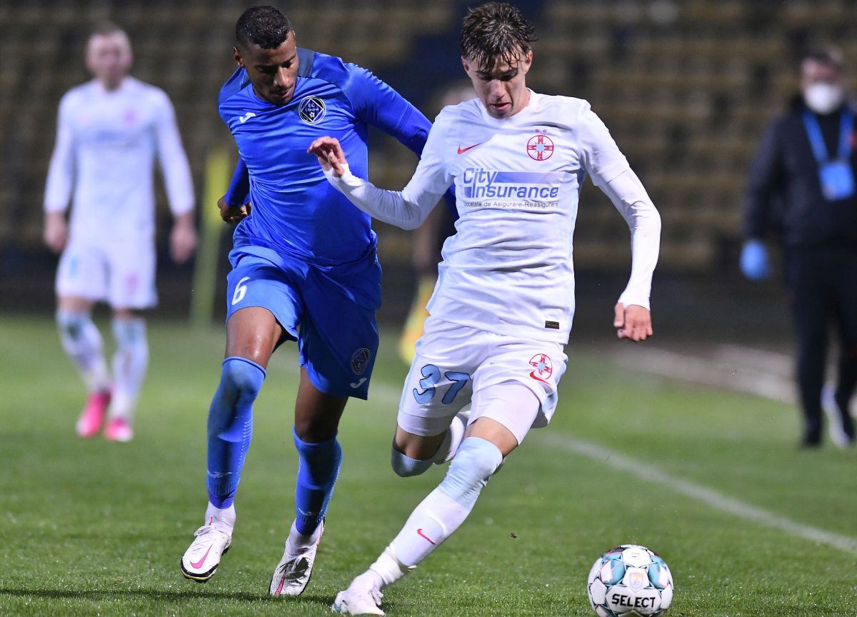 Un antrenor din Liga 1 dezvăluie numele unui jucător dorit de FCSB ...