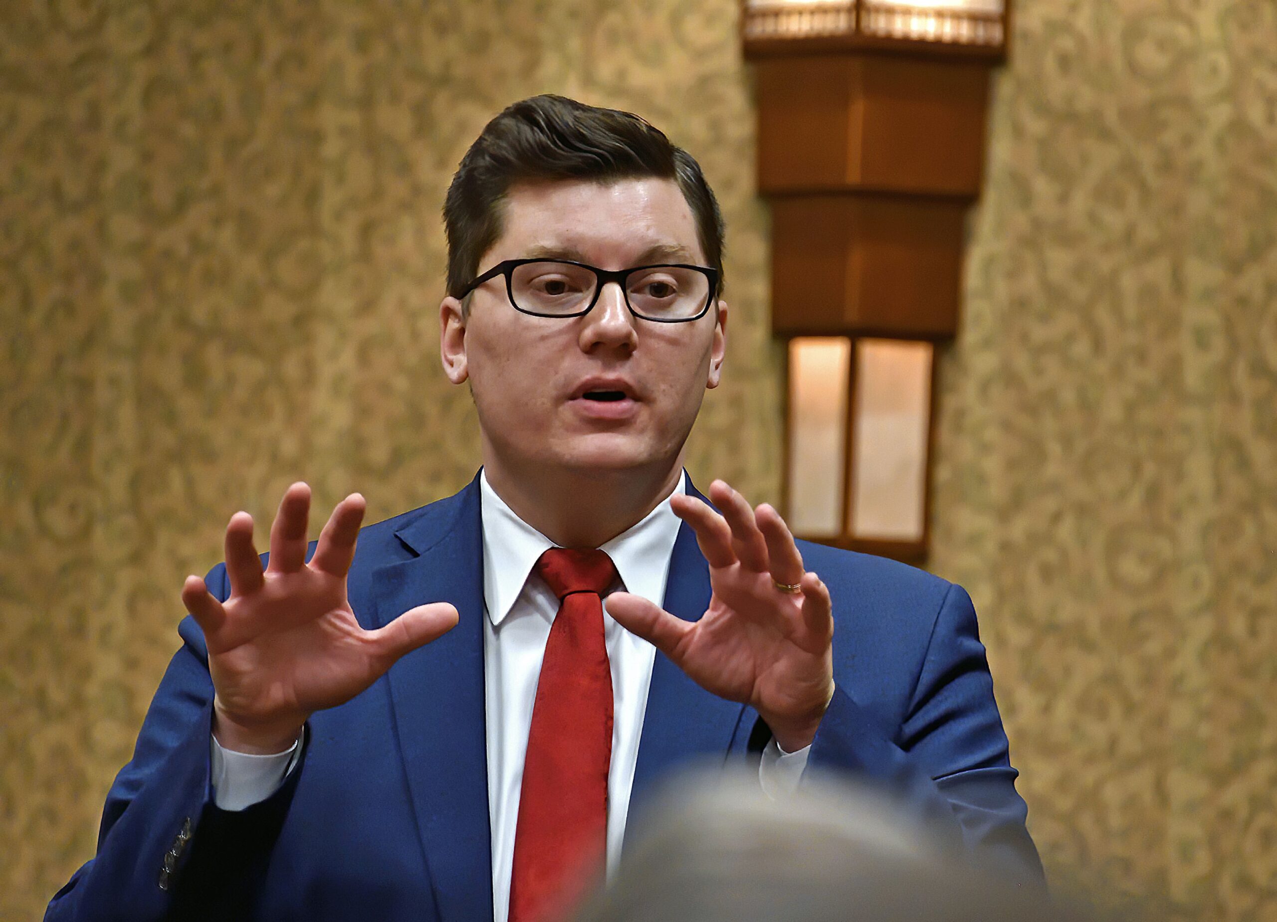 Un congresman american a anunțat că are Covid, la patru ore după ce a ...