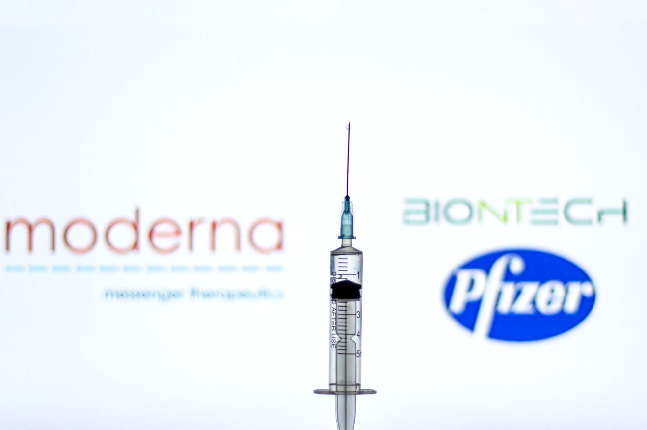 Pfizer și Moderna au scumpit vaccinurile pe care le vând în Europa ...