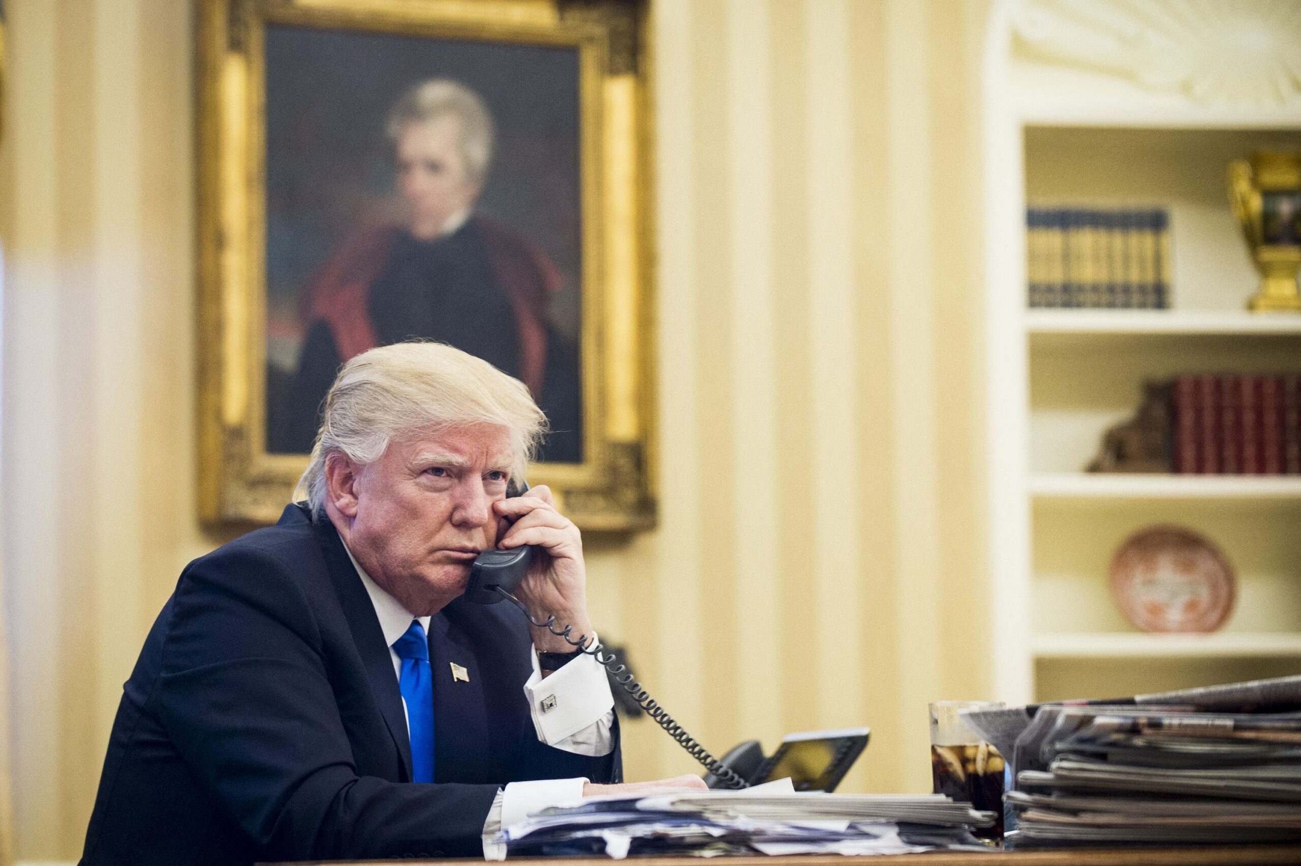 Nicușor Dan confirmă oficial că a vorbit la telefon cu Donald Trump ...