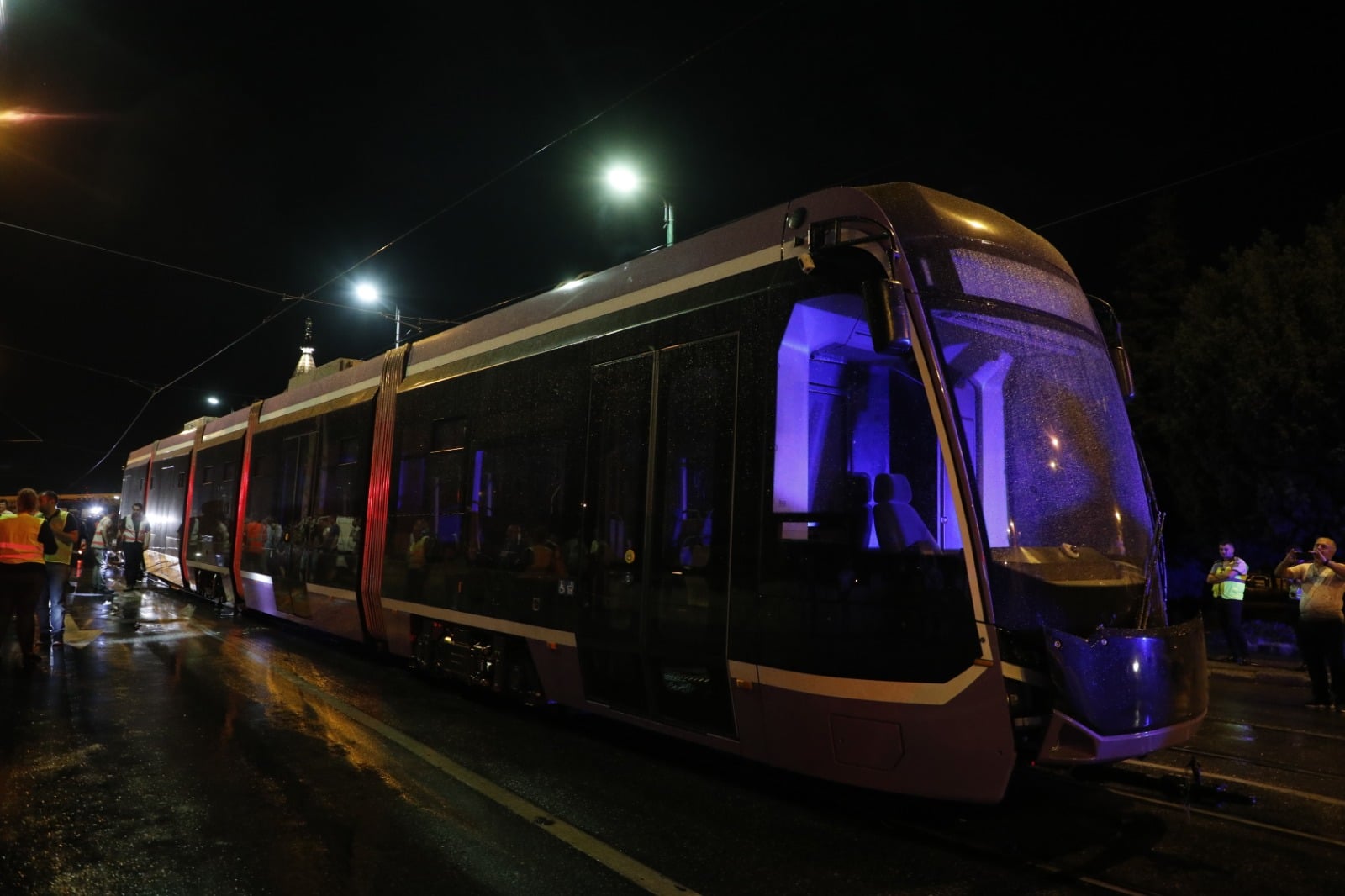 Timişoara are primul tramvai nou după 50 de ani şi se laudă cu cea mai ...