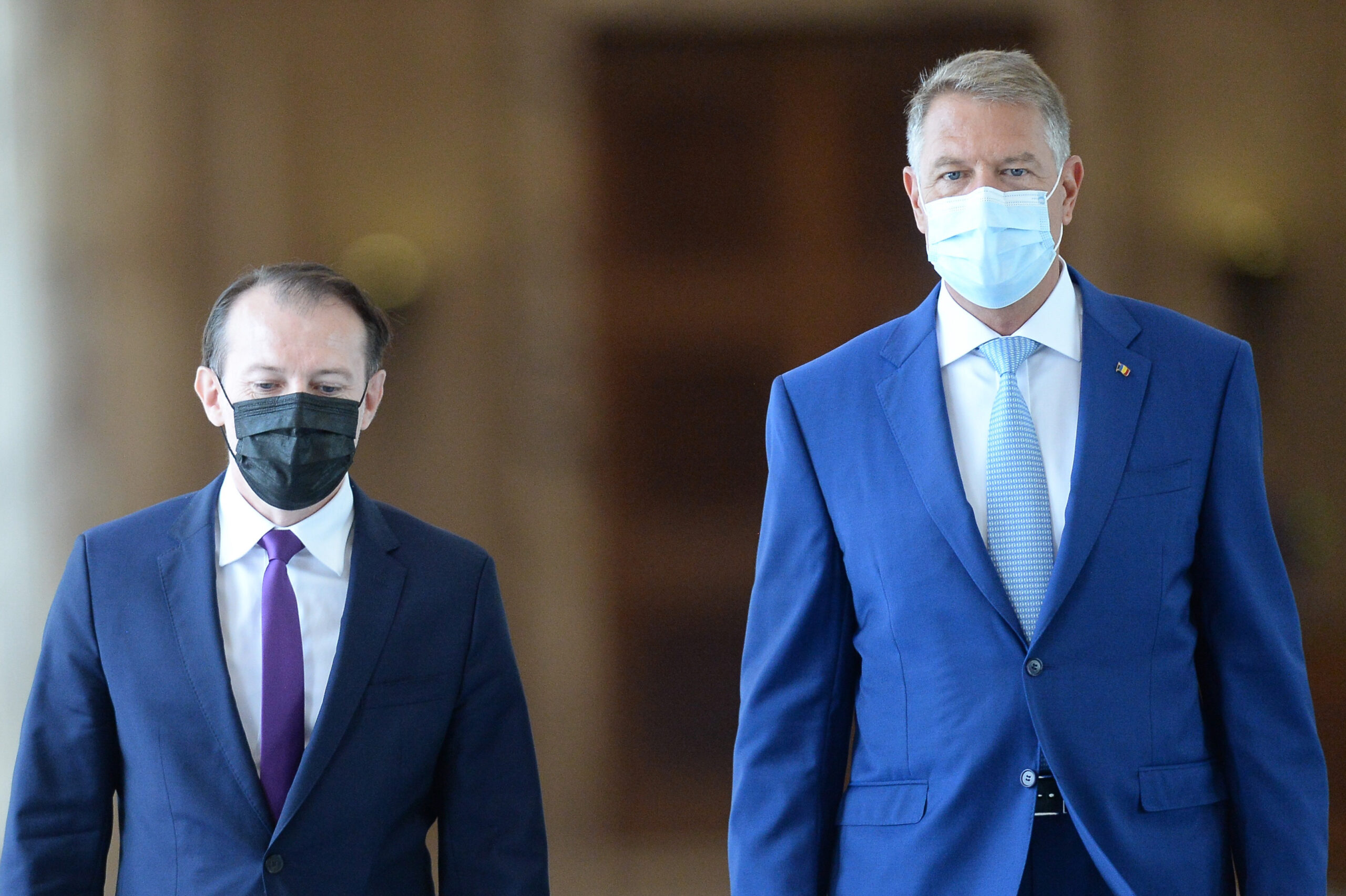 Tătuca, fiul risipitor și fericita Românie - spotmedia.ro