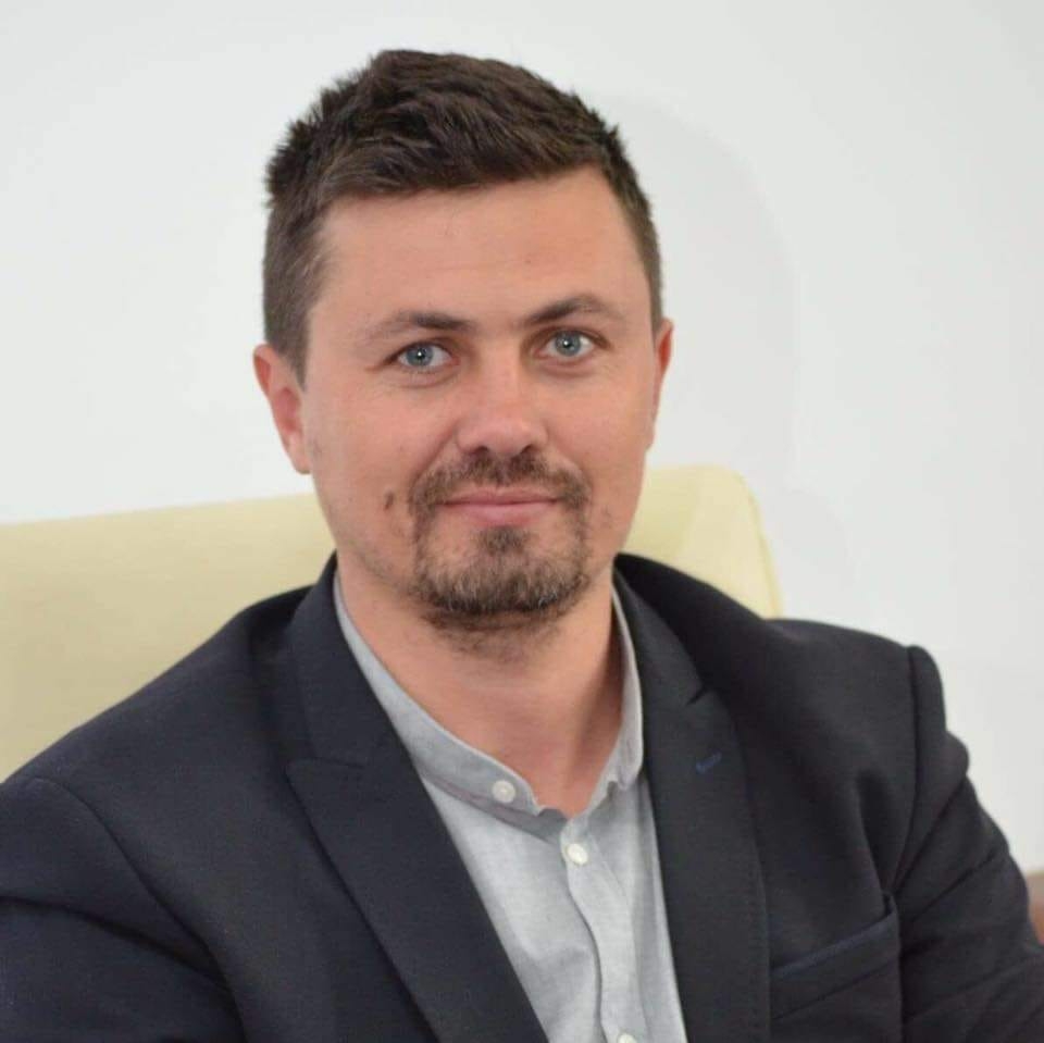 Noul președinte interimar al ARACIP, fost manechin și fost fondator Pro România Iași (Edupedu ...