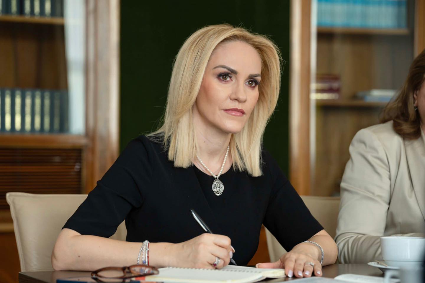 Firea susține că 1 din 4 bucureşteni între 12 şi 65 de ani a încercat ...