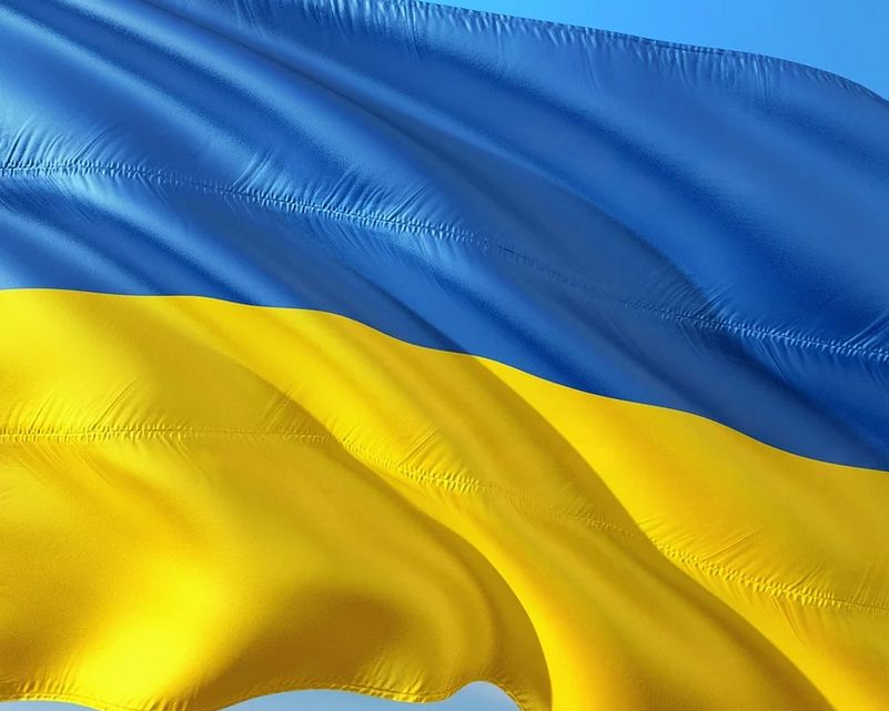 Steagul Ucrainei a fost înfipt pe vârful Putin din Kîrgîzstan. Poliția ...