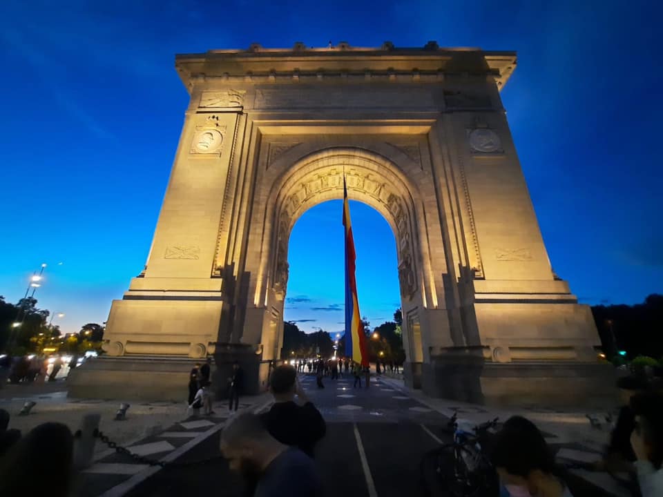 Arcul de Triumf poate fi vizitat în fiecare weekend până în noiembrie ...