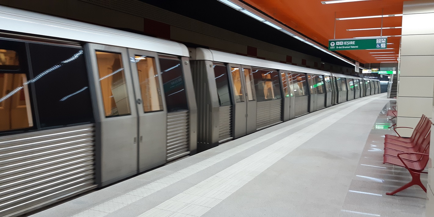 Scade timpul de așteptare la metrou, dar tot vom sta mult pe peron ...