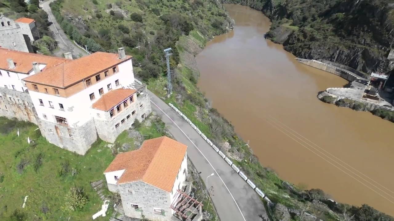 Un sat din Spania a fost scos la vânzare. Are 44 de case, hotel ...