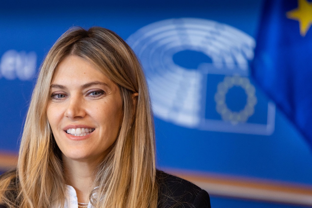 Eva Kaili a recunoscut că i-a spus tatălui său cum să ascundă banii ...
