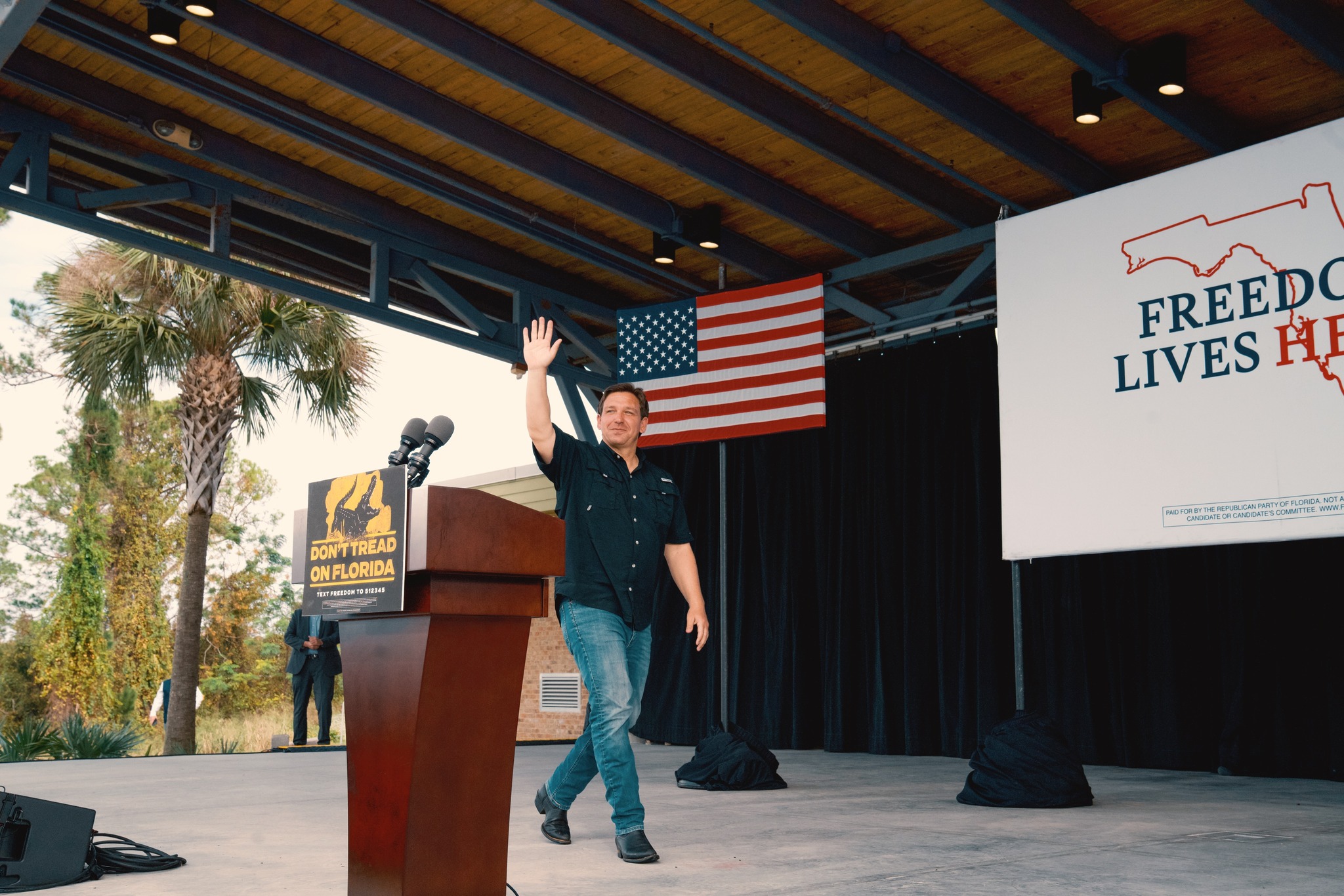 Ron DeSantis, cândva cea mai mare amenințare pentru Trump, se retrage ...