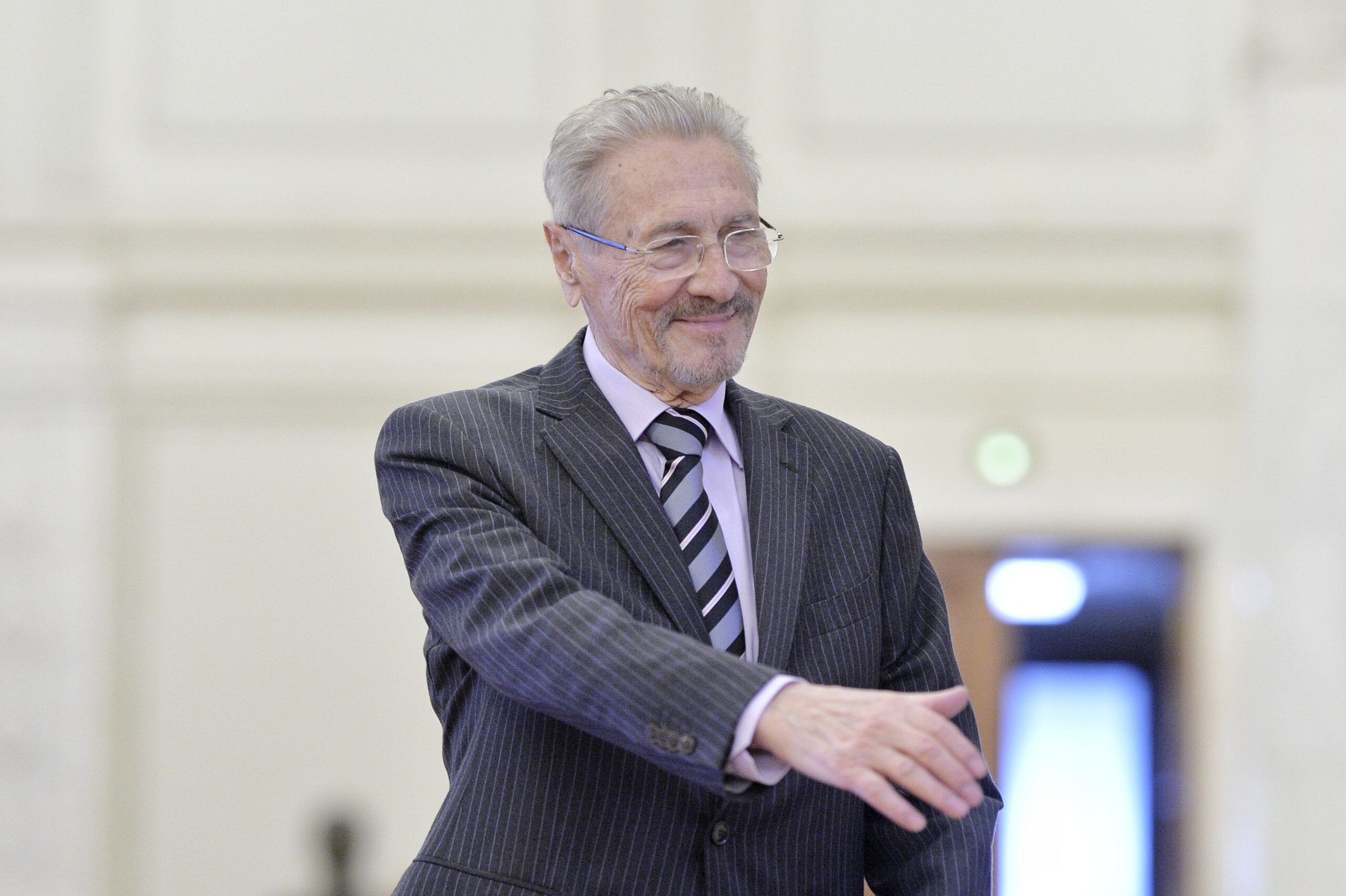 Emil Constantinescu: În 1996, România era în încetare de plăți, era un ...