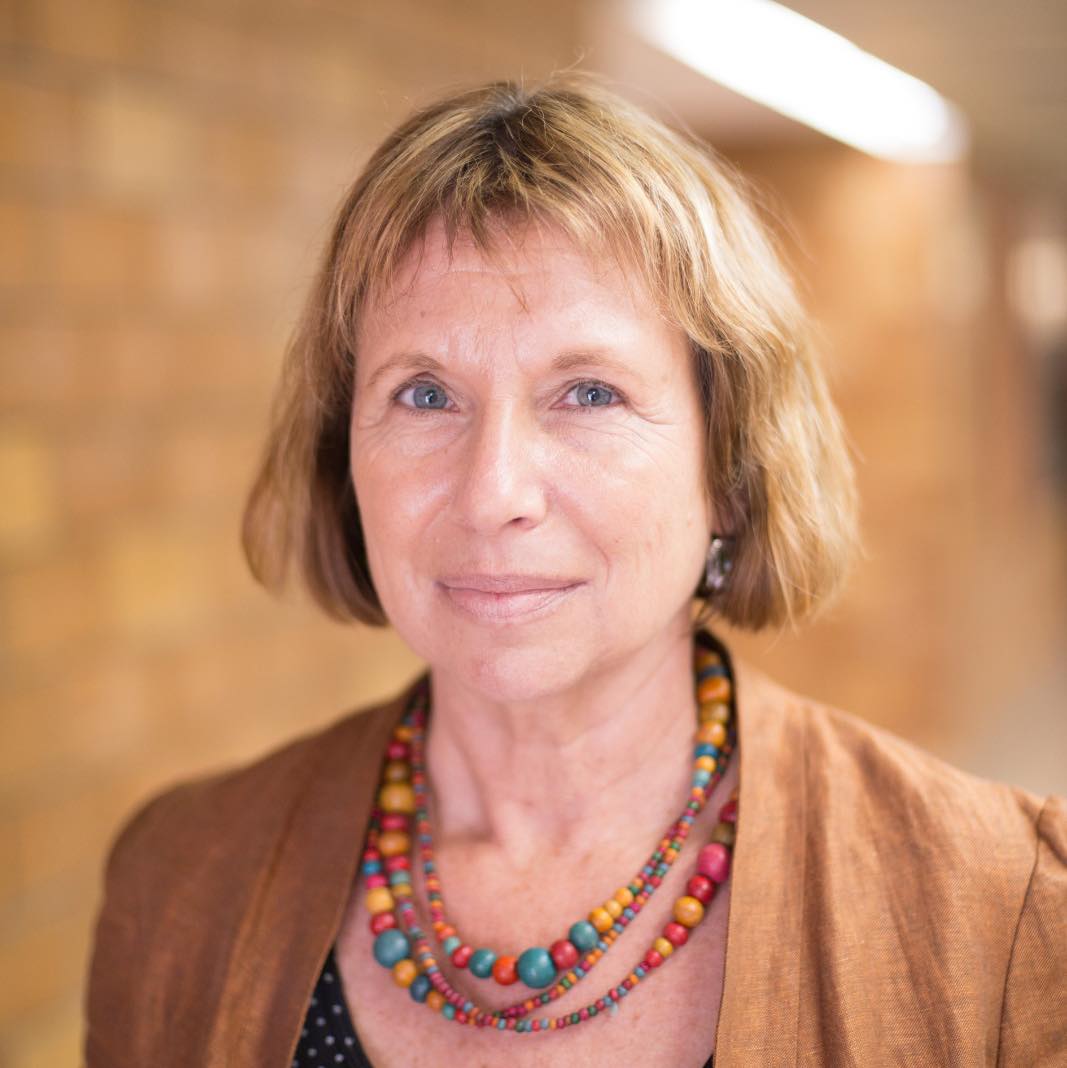 Fania Oz-Salzberger: Mi-e teamă că vom avea de-a face cu noi violențe ...