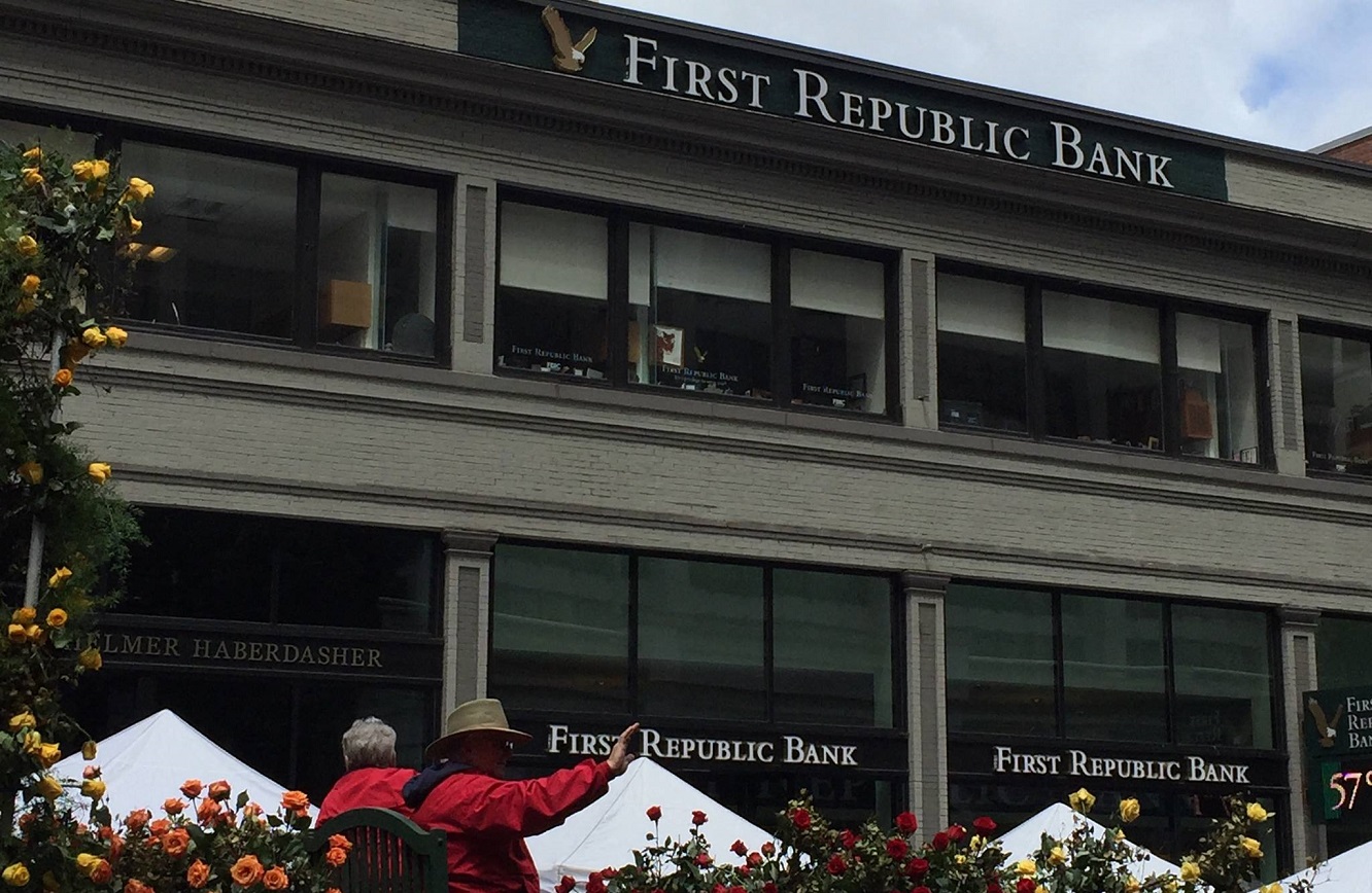 JP Morgan va prelua First Republic, a treia mare bancă americană care ...