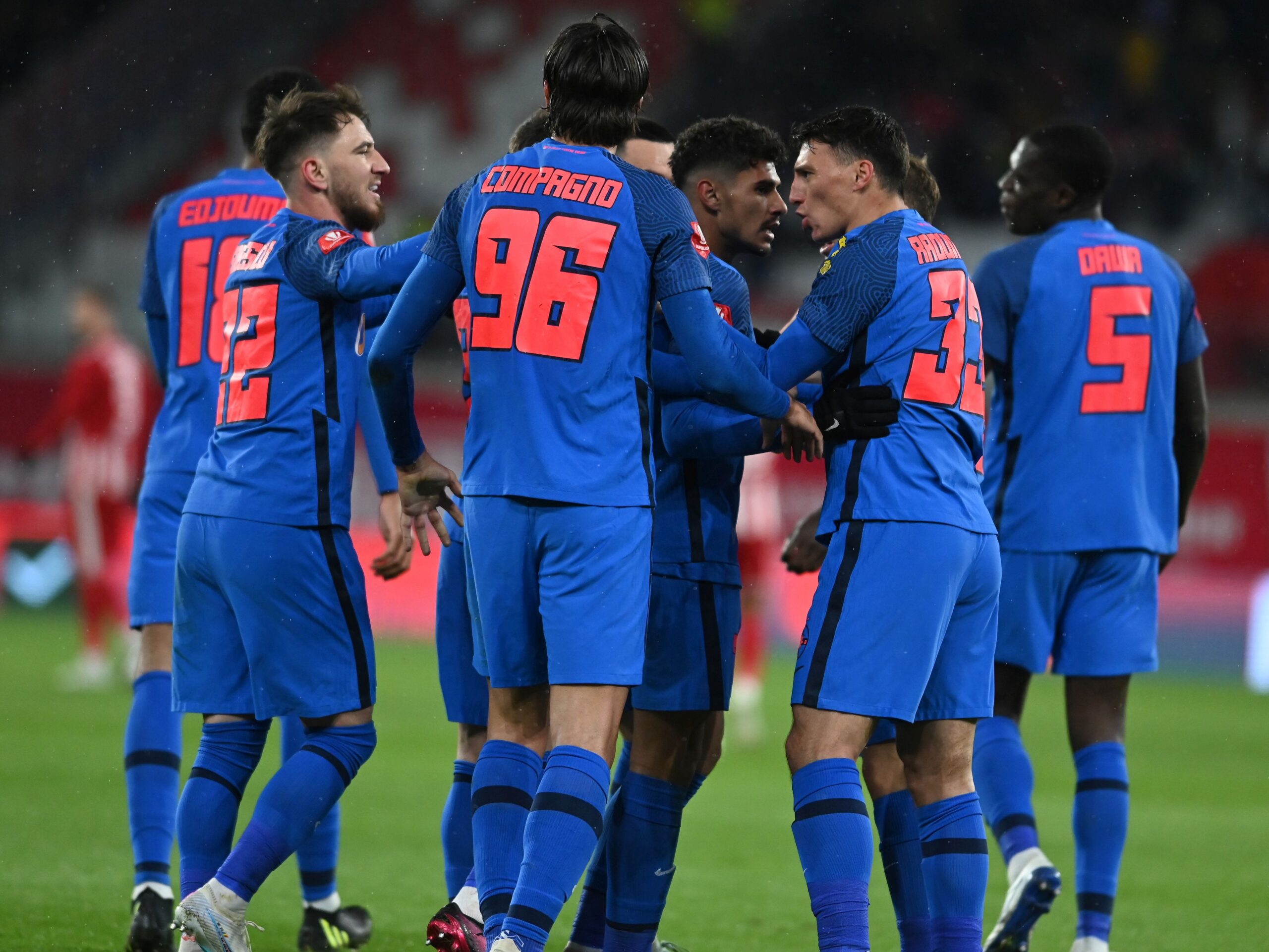 FCSB râvnește să transfere 3 jucători de la rivala din Superligă: "Aș ...