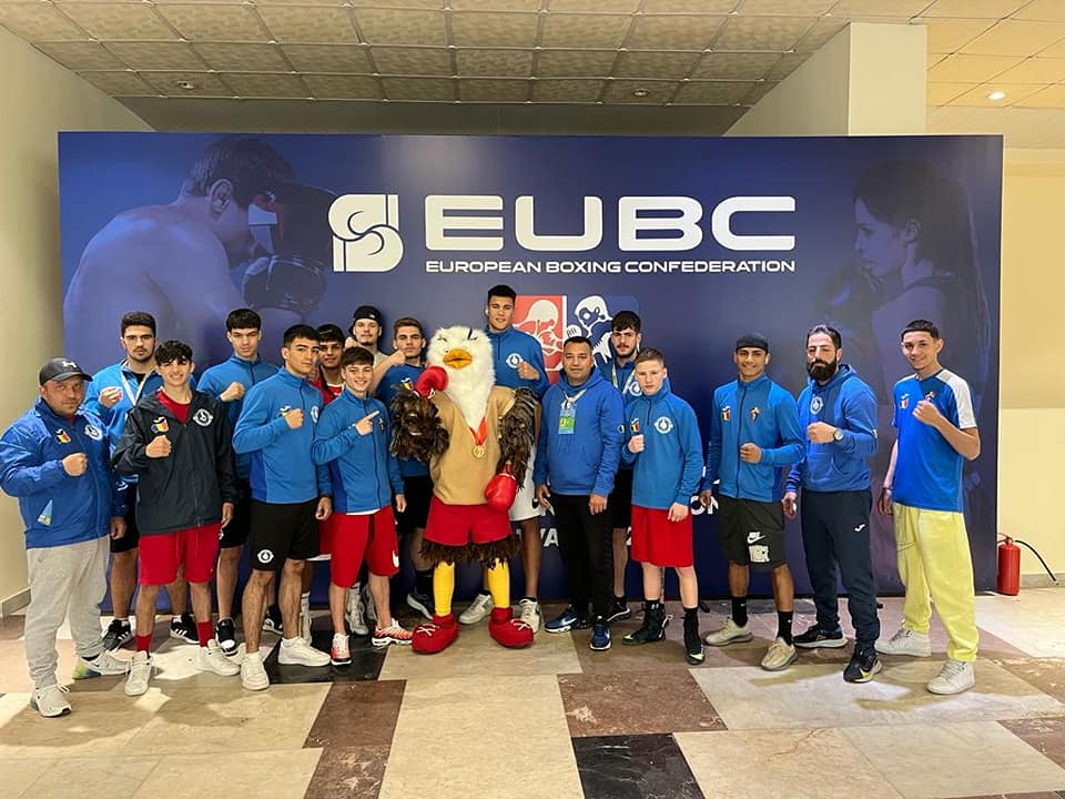 România, trei medalii de aur la Campionatele Europene de box pentru ...