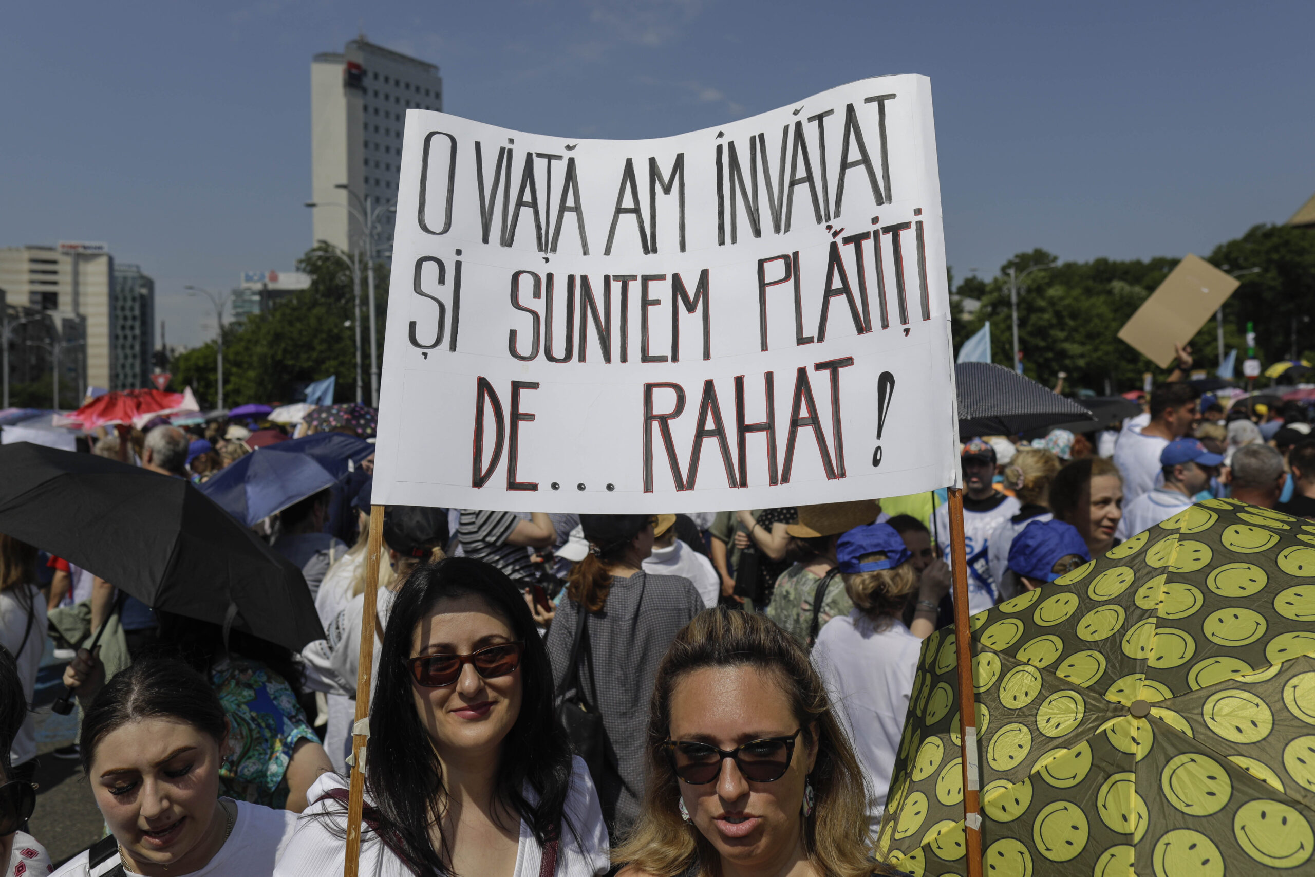 Haideti la protest oameni buni! : r/Romania