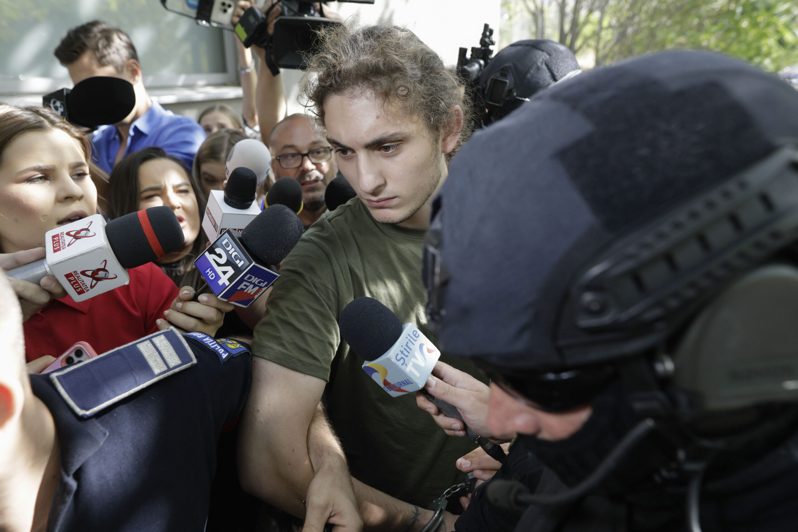 Vlad Pascu rămâne în arest preventiv. Instanța a respins cererea de ...