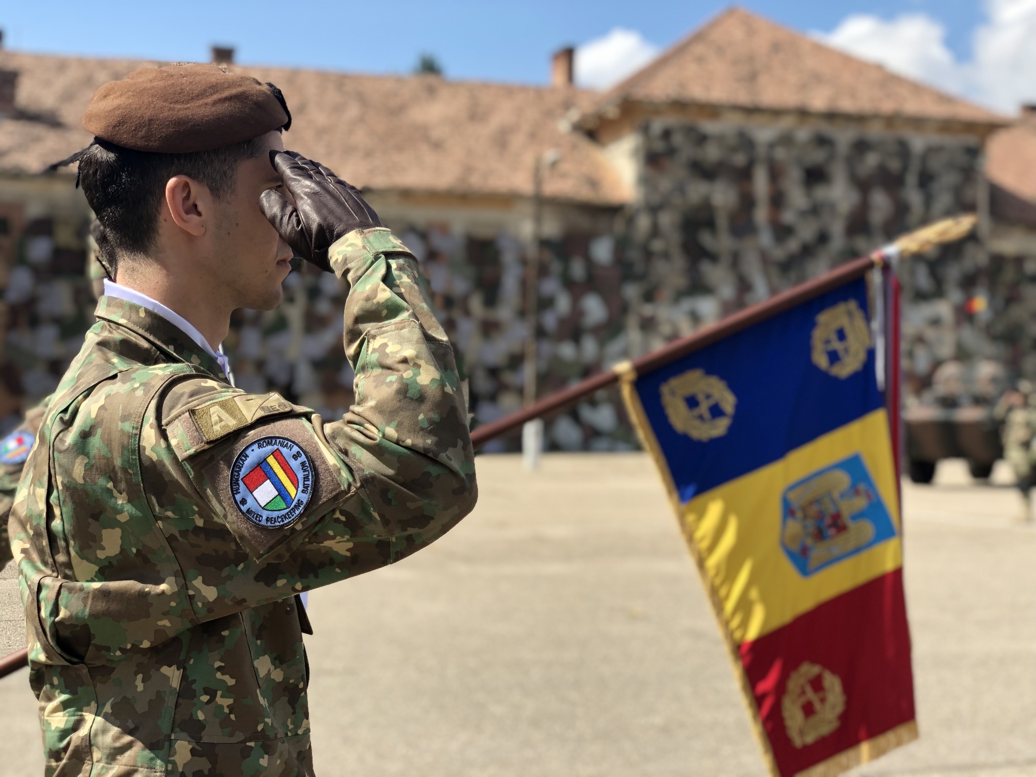Un militar a fost găsit împușcat în inimă la o bază din București ...