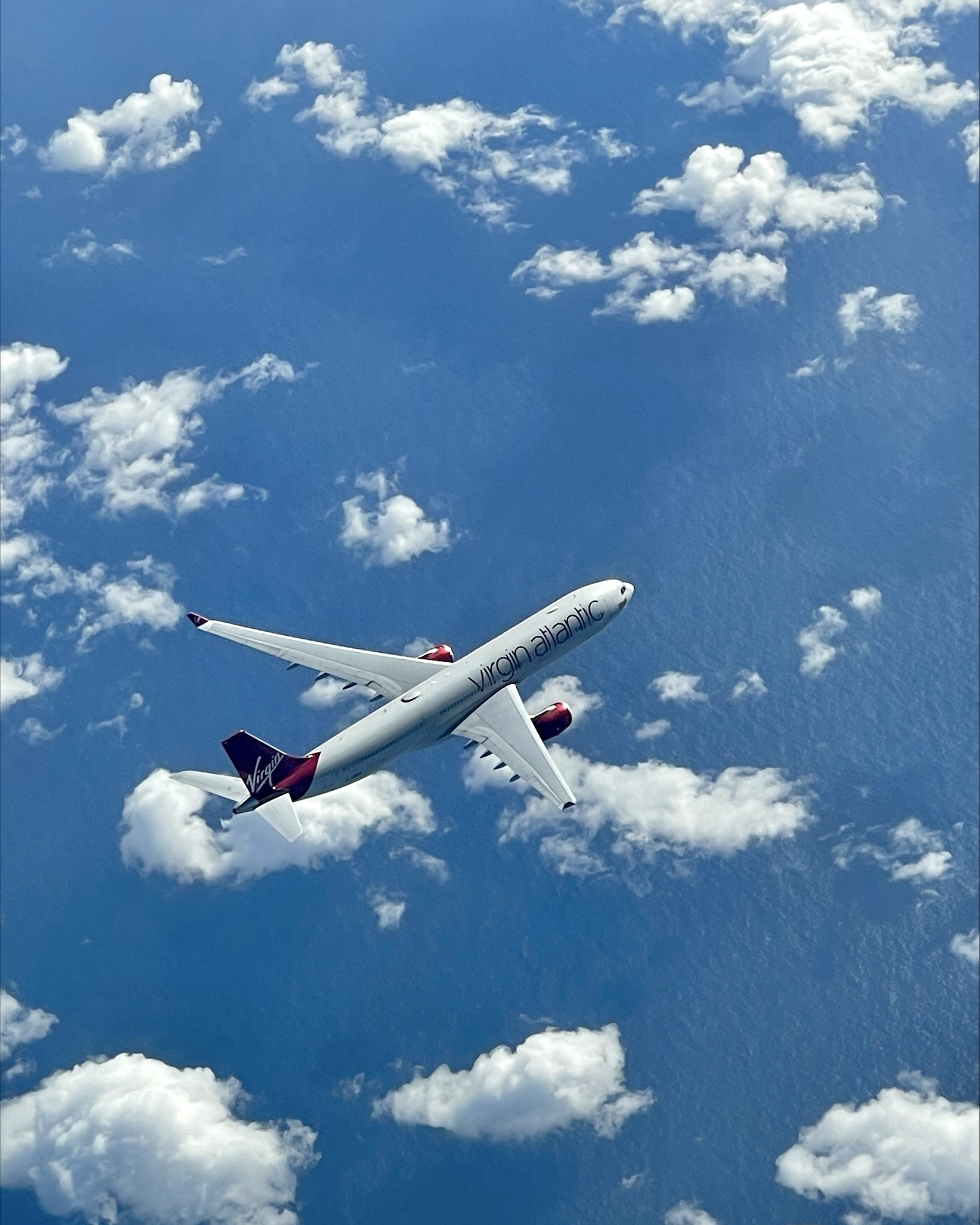 Premieră: primul zbor transatlantic al unui avion de pasageri doar cu ...