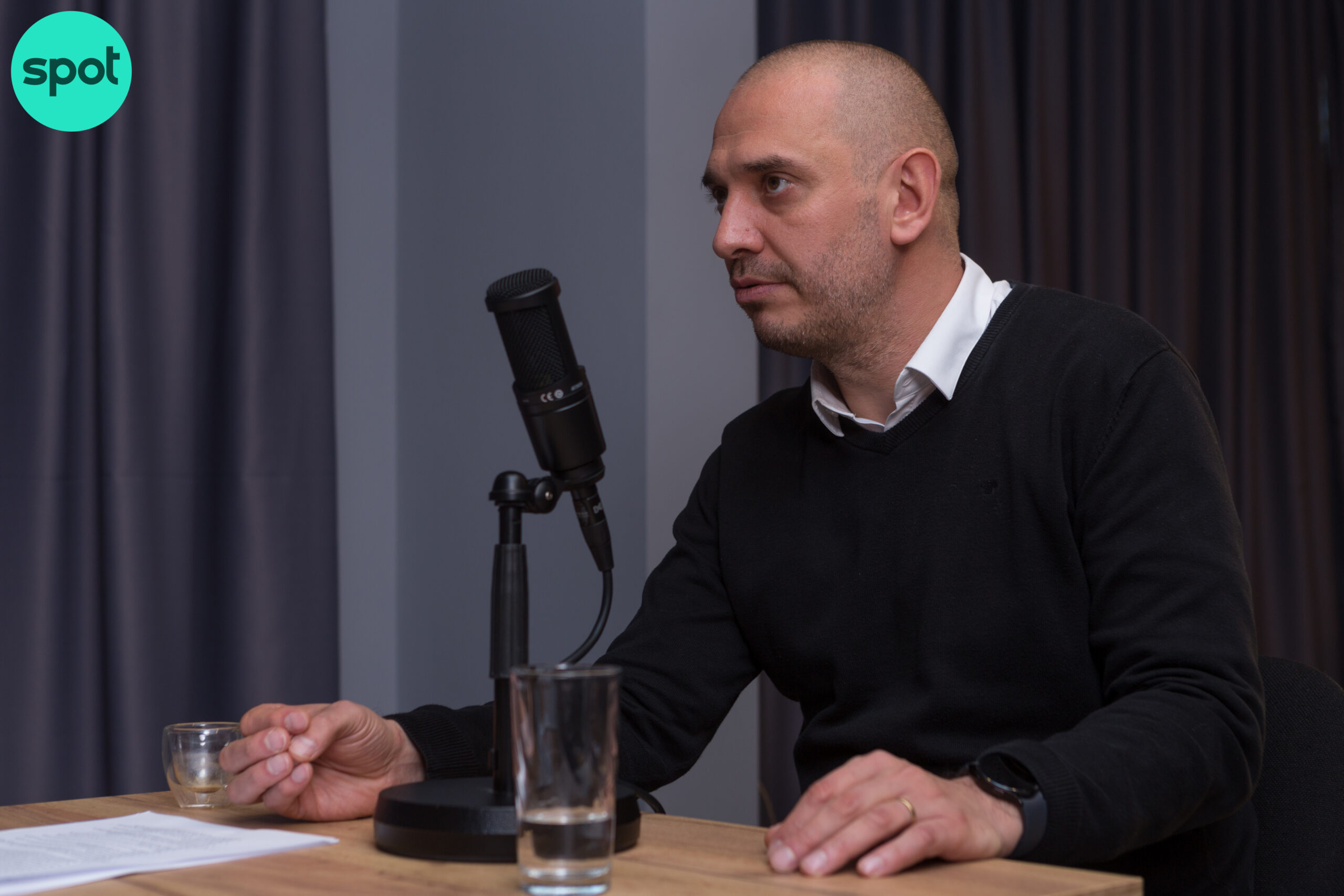 Cât mai stau bucureștenii din Sectorul 2 cu sacii de gunoi pe trotuar ...