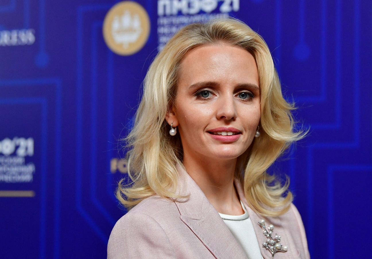 Fiica lui Putin își apără tatăl și provoacă ironii: Viața oamenilor ...