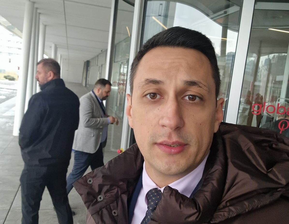 Un europarlamentar USR acuză că a fost oprit de bodyguarzi să participe la Comitetul Politic ...