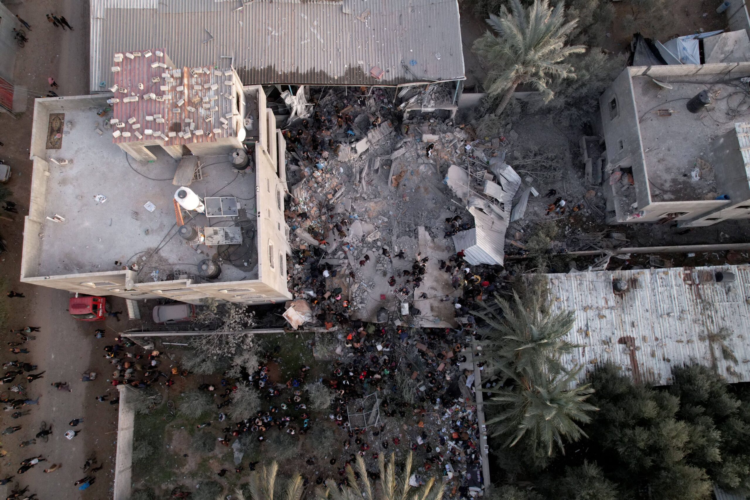 Război în Gaza Bilanțul victimelor crește. Israelul spune că a încheiat ...