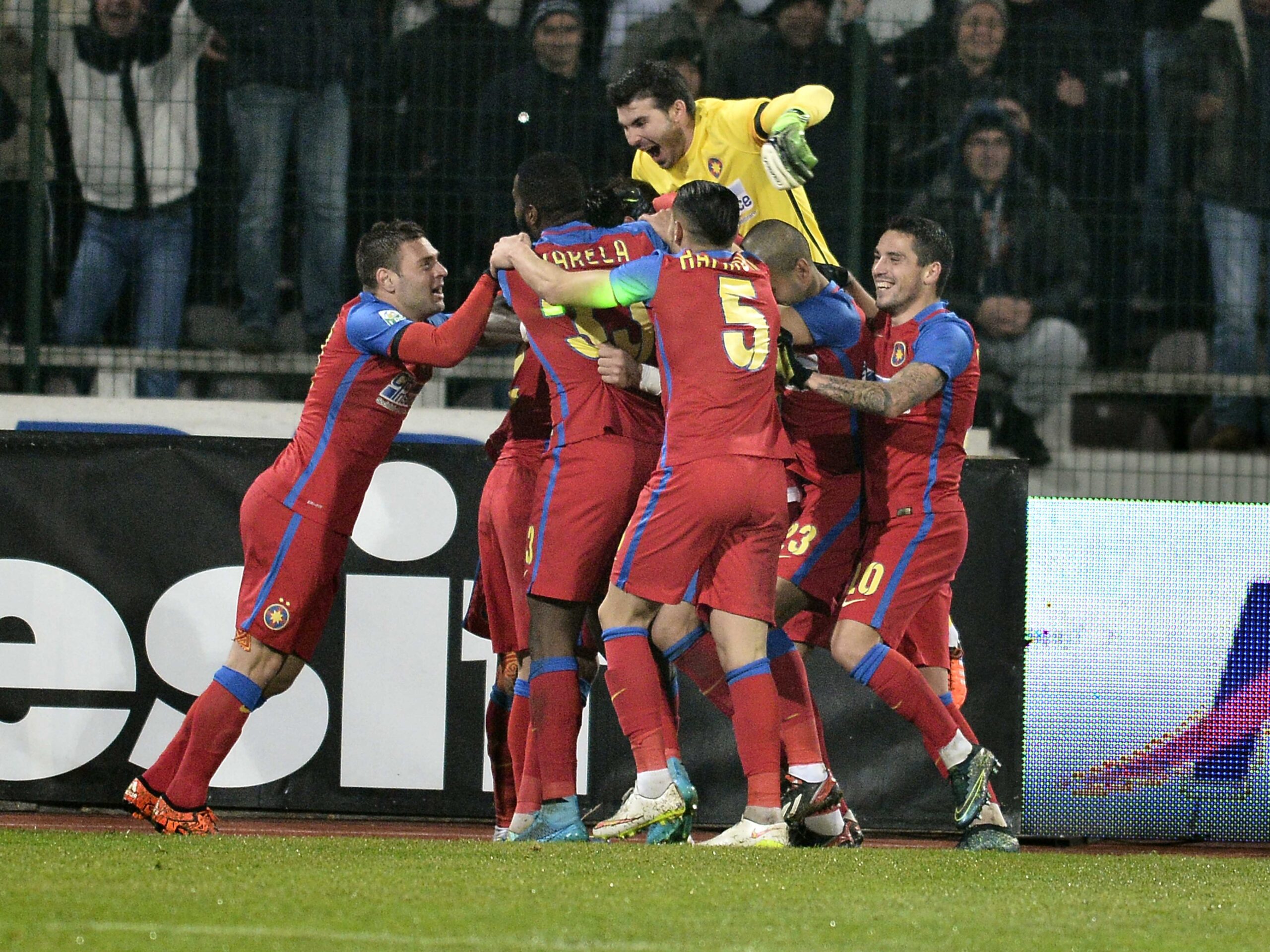 Fost fotbalist la FCSB, despre antrenorul pe care jucătorii l-au rugat ...