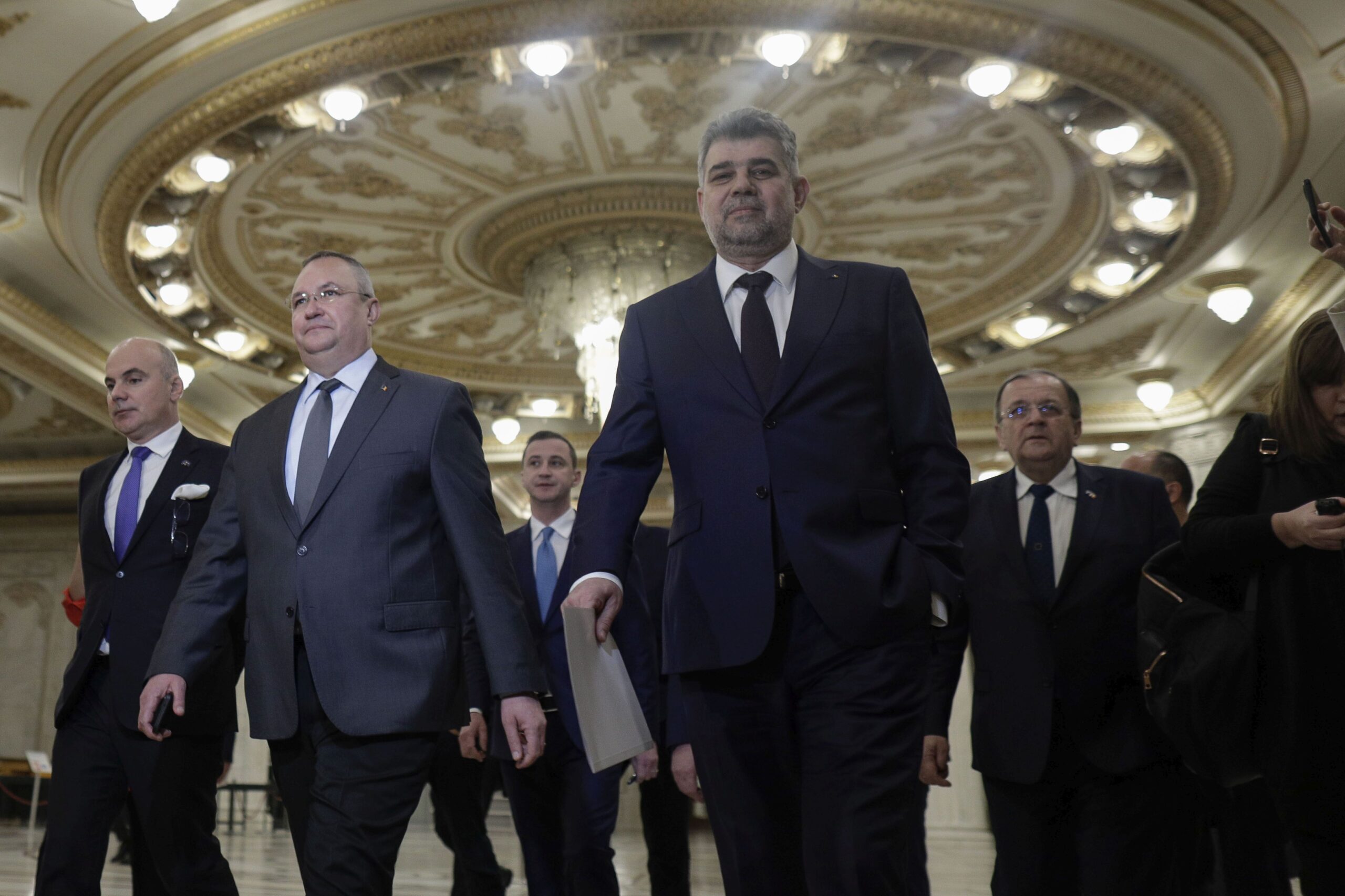Pe cine ajută comasarea: Iohannis? Ciucă&Ciolacu? - spotmedia.ro