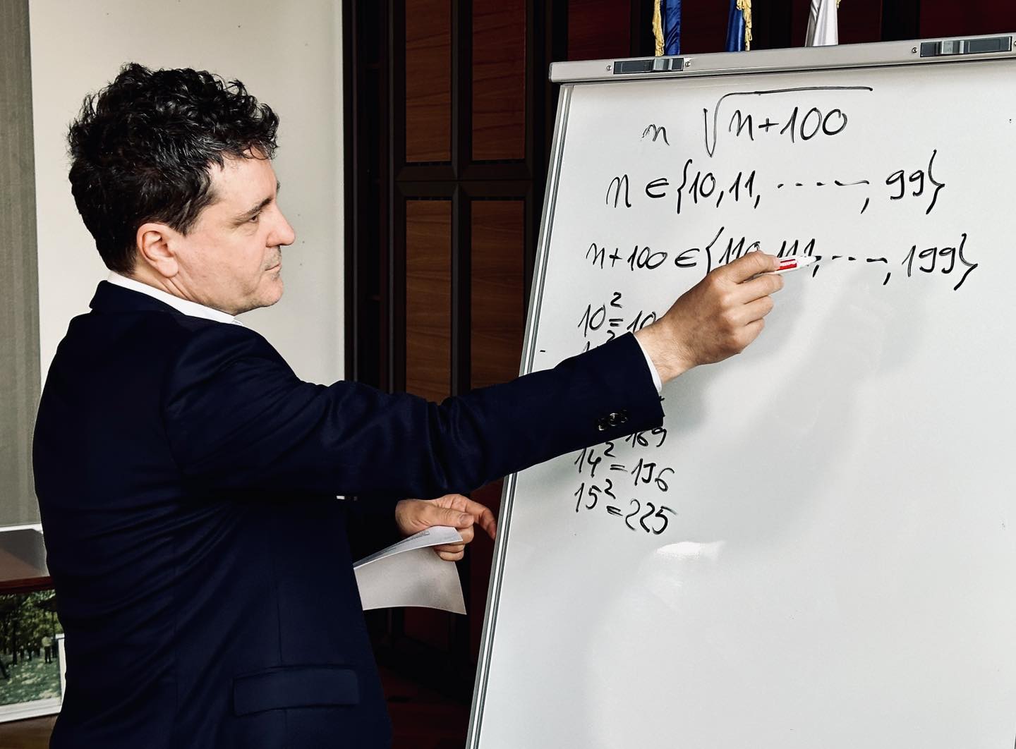 Nicușor Dan dă șah în deschiderea partidei pentru Cotroceni - spotmedia.ro