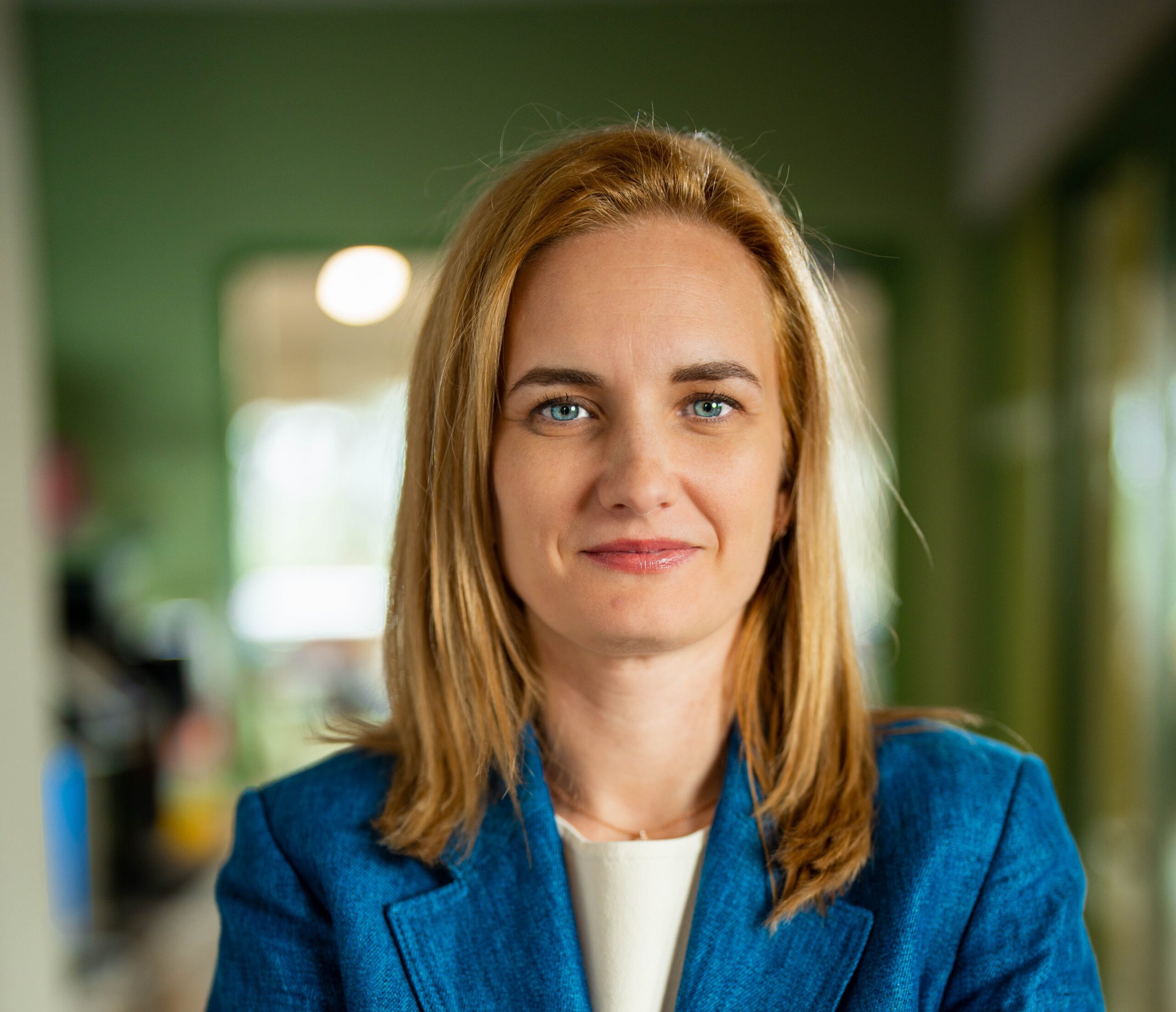 Business de succes în educație. Ruxandra Mercea, Transylvania College: „E nevoie să le fie bine ...