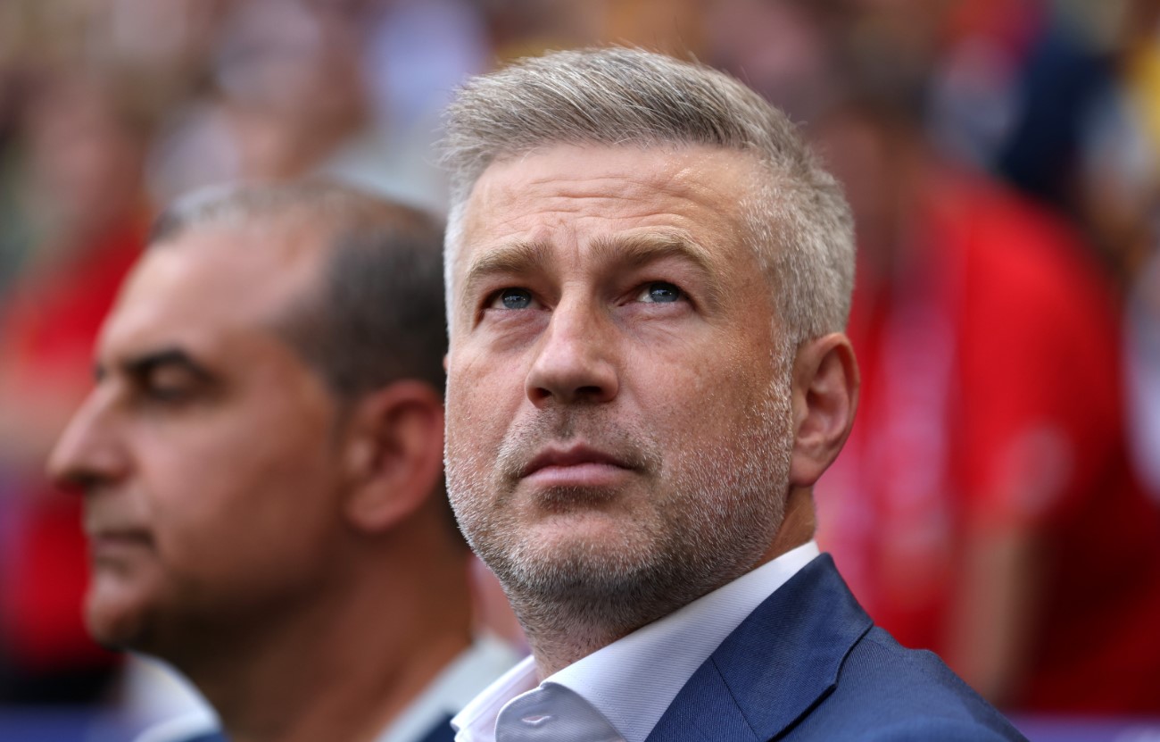 Antrenorul favorit să preia echipa națională: FRF începe să-i caute ...