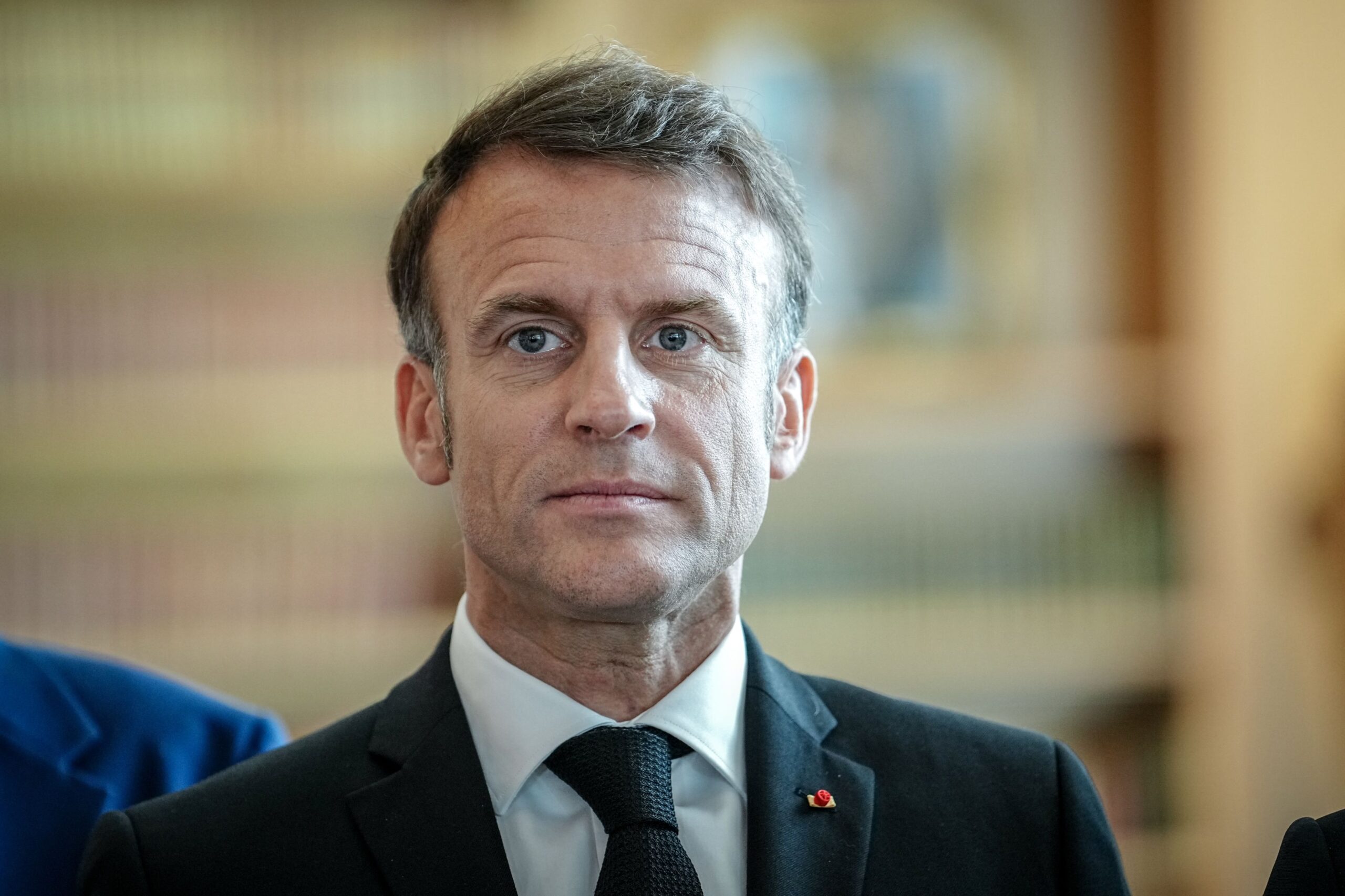 „Ultima șansă”. Macron numește azi un nou premier - spotmedia.ro