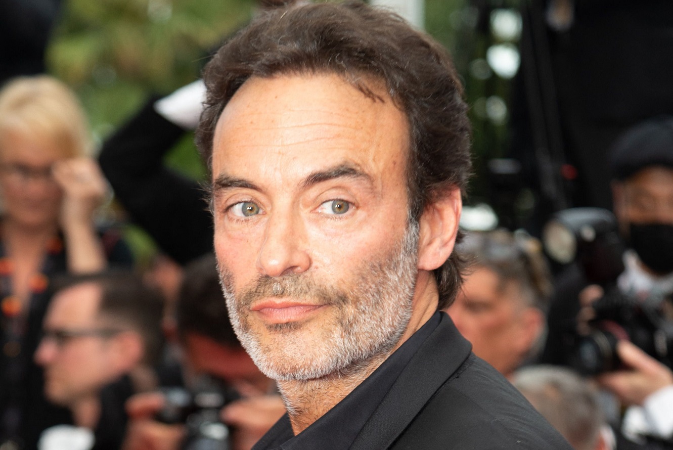 The first public reaction of Anthony Delon after the death of his ...