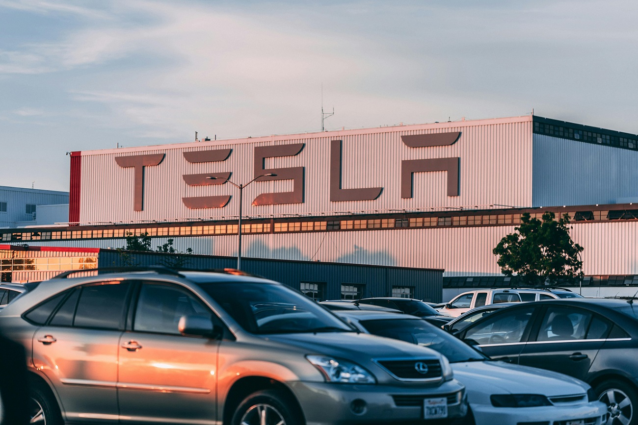 Tesla, în cădere liberă pe bursă. Concurența din China și Europa pune ...