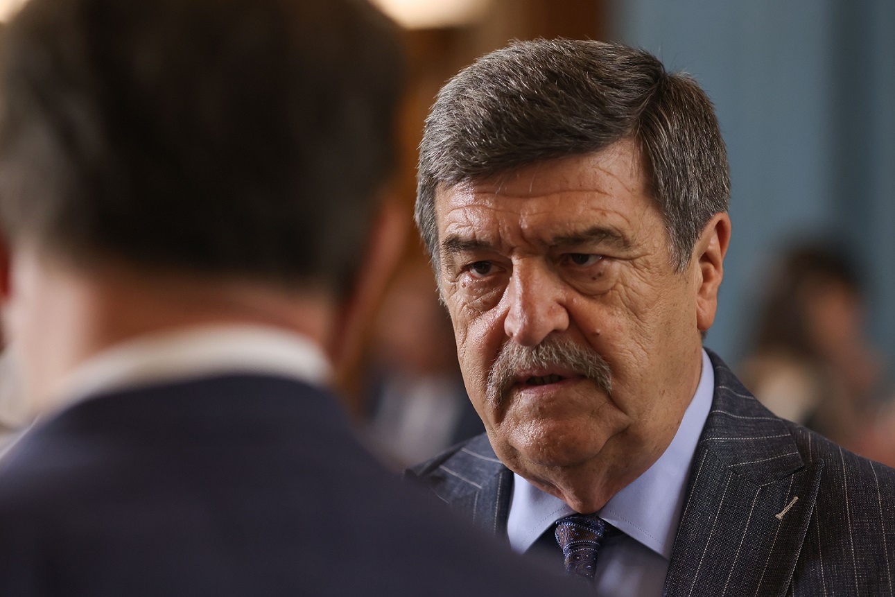 Toni Greblă, omul care trebuie să garanteze alegeri corecte, și-a mărit ...