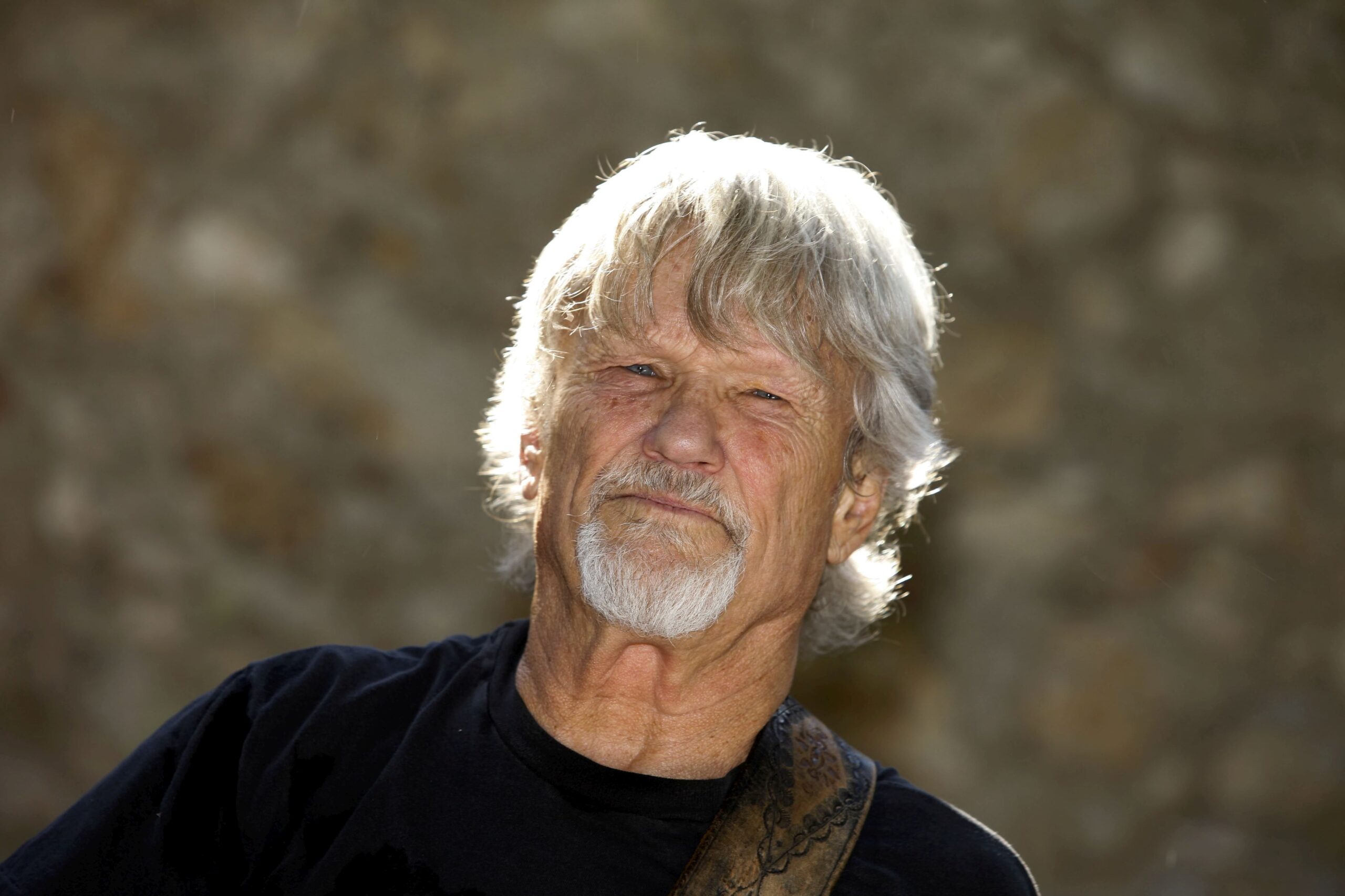 A murit Kris Kristofferson, actor și star al muzicii country - spotmedia.ro