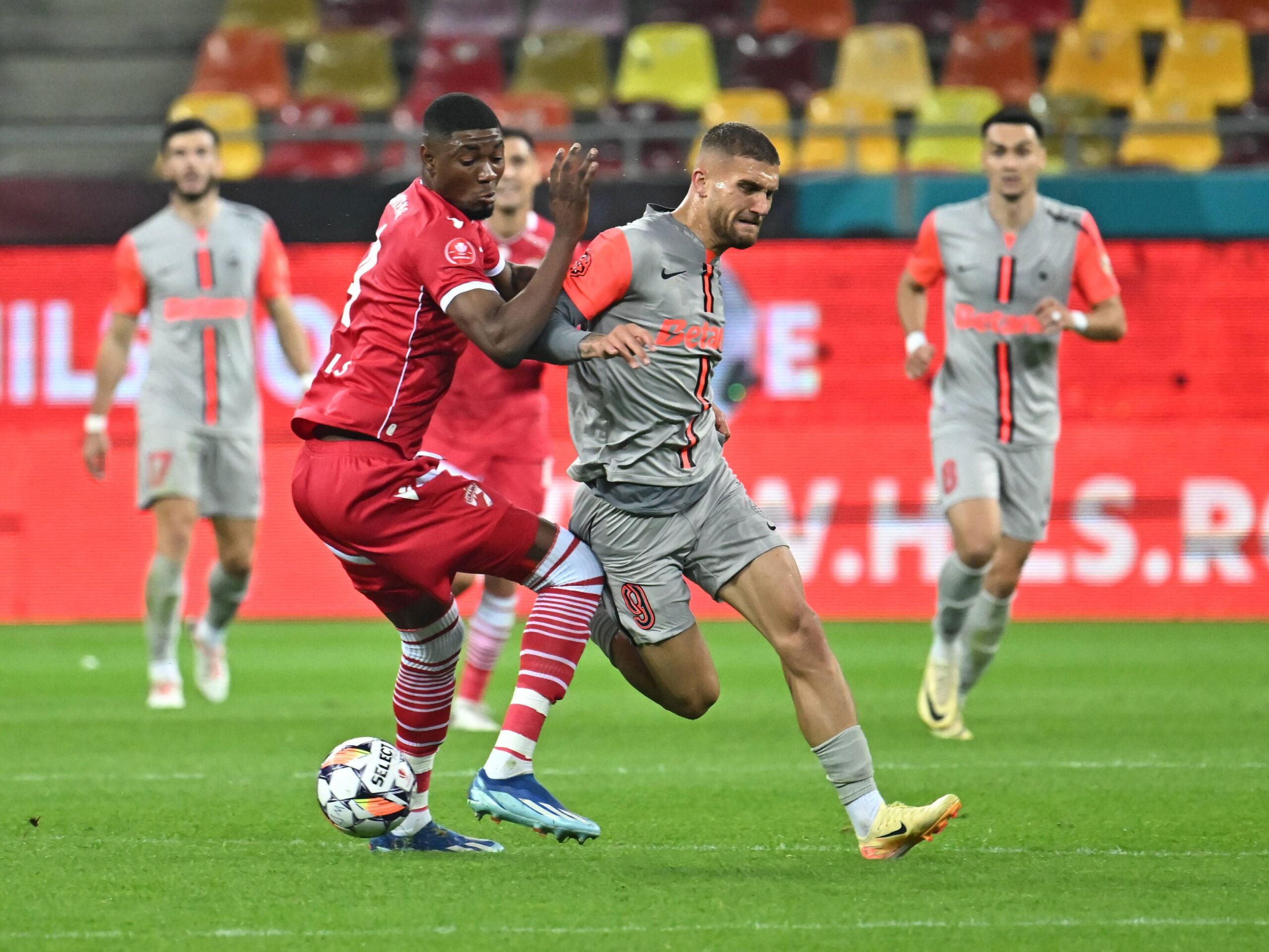 FCSB răpune Dinamo în eternul derbi al României - spotmedia.ro