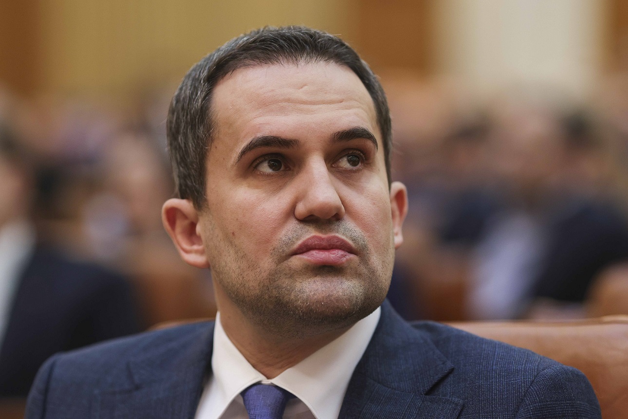 Europa Liberă: Ministrul Transporturilor, Ciprian Șerban, a dat mită de ...