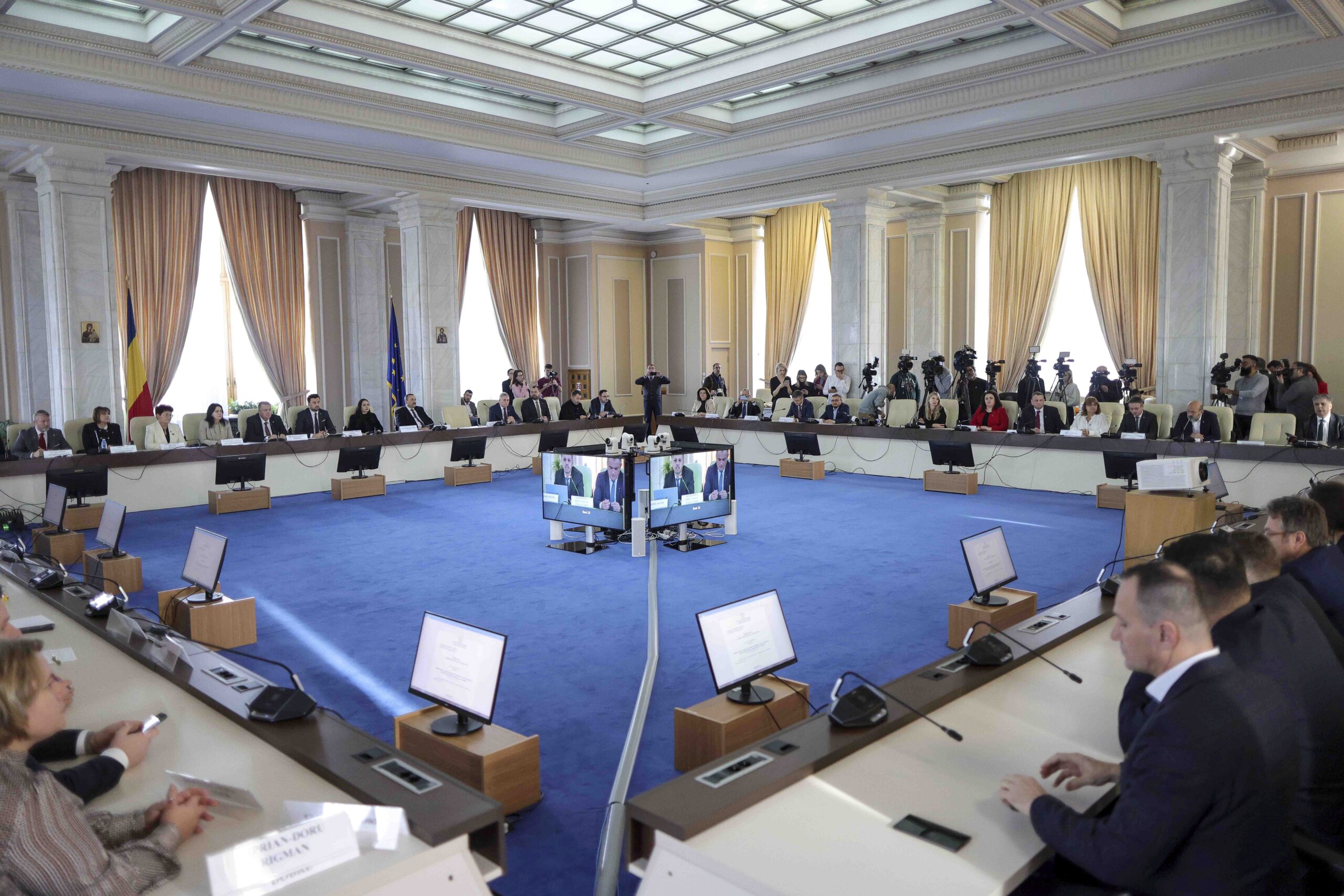 Guvernul Ciolacu 2 a fost votat de Parlament și a depus jurământul în ...