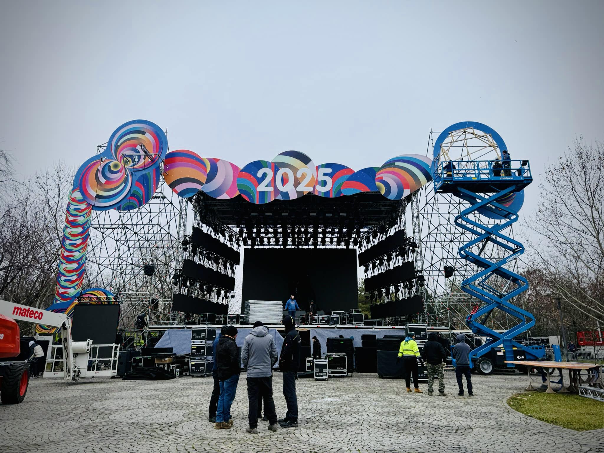 Revelion 2025 în Parcul IOR - show multimedia cu 320 de drone, concerte ...