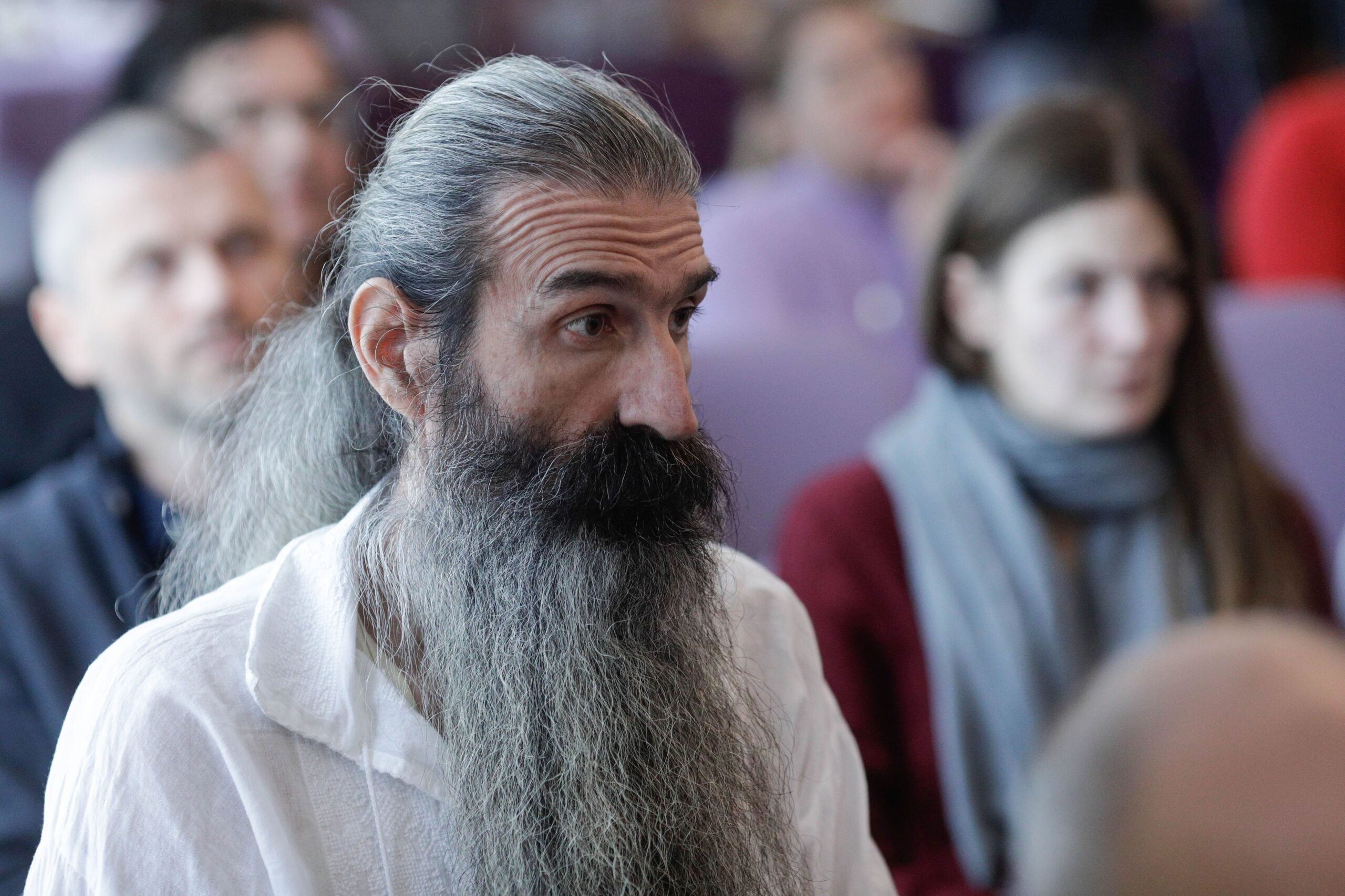 Circ la Arestul Central. Stegarul Dac a stat mai mult de 24 de ore ...