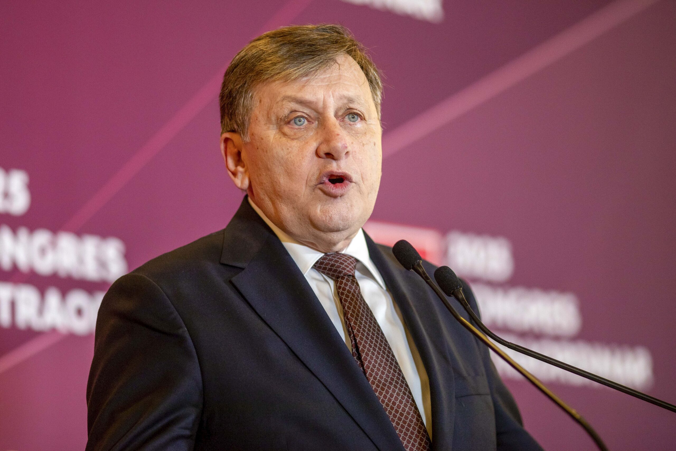 Crin Antonescu: Dacă voi fi președintele României, nu vom trimite trupe în Ucraina. Punct ...