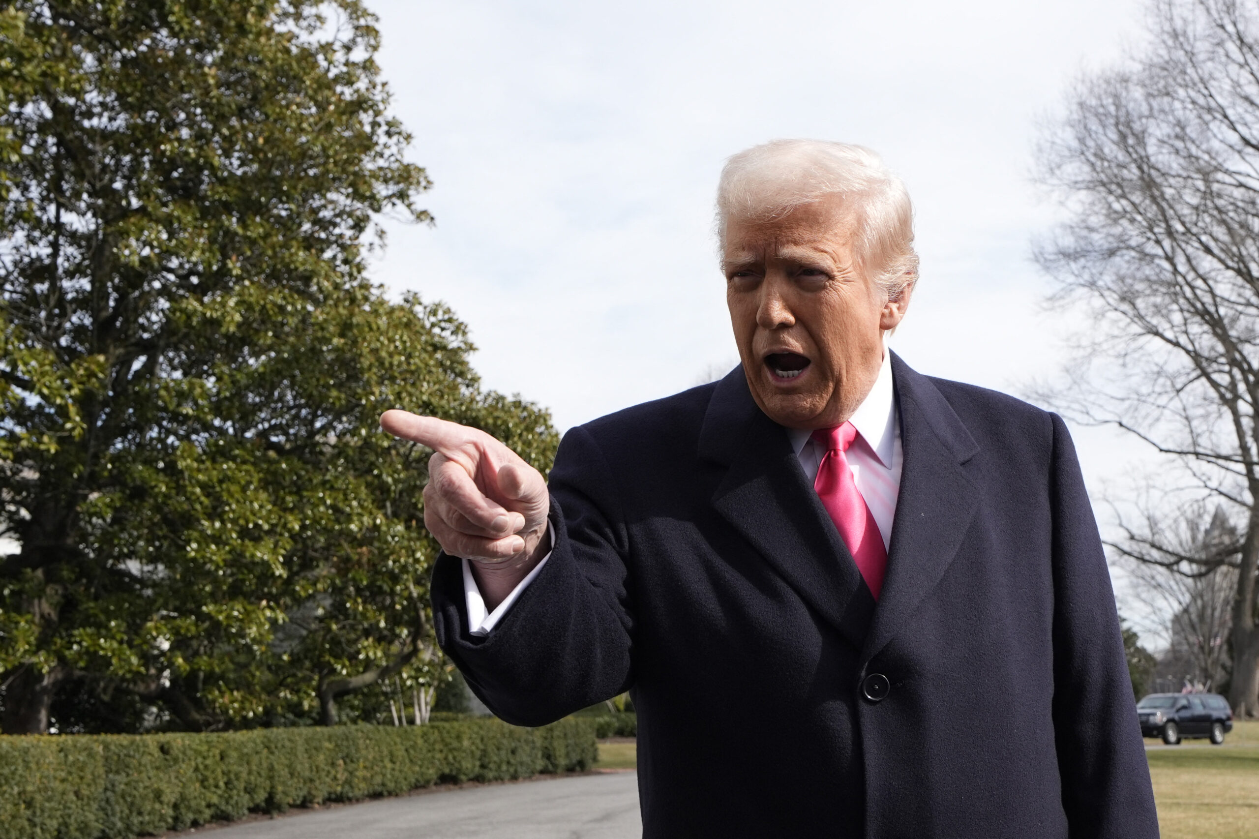 După trei ani de război, planul de pace al lui Trump constă în ...