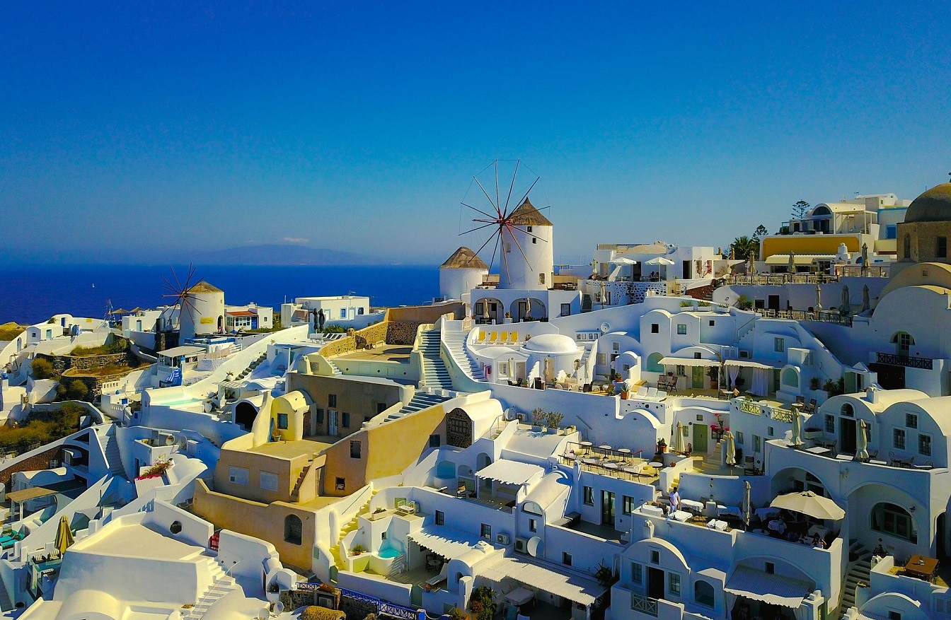 21.500 de cutremure au zguduit Santorini. Mai vin turiștii? - spotmedia.ro