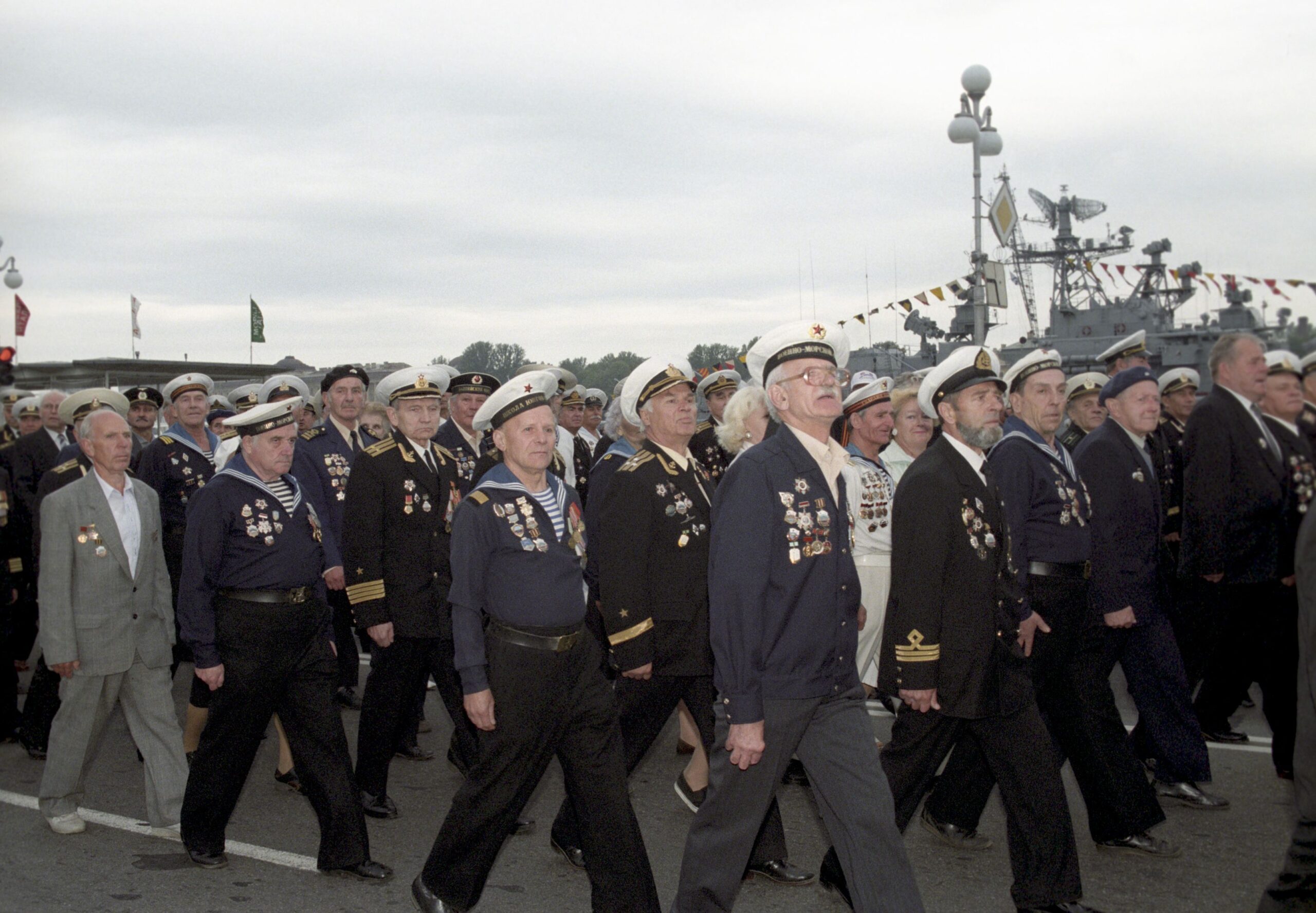 Russians demand the ban of Turkish soap operas. "Encourages Russian ...