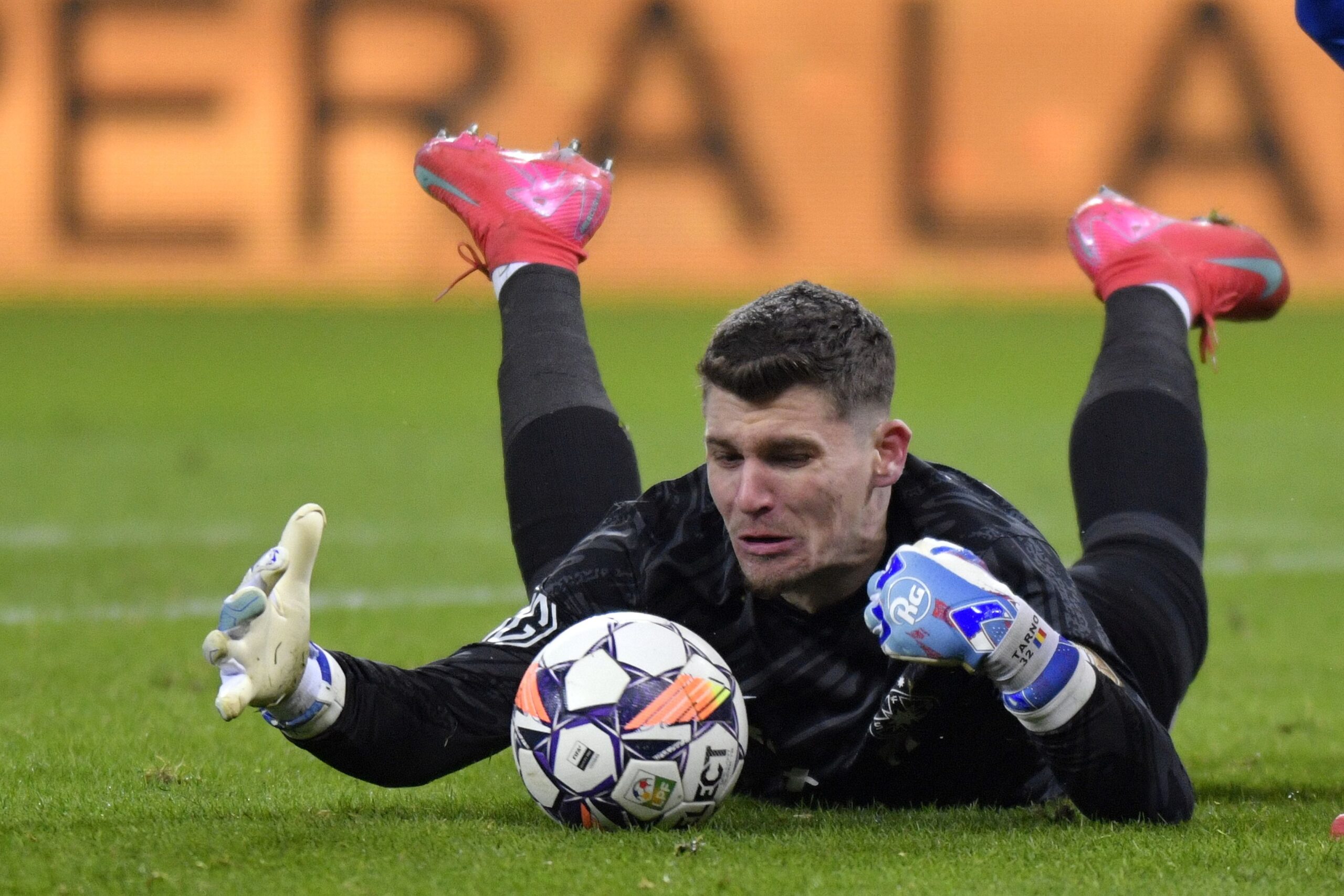 FCSB, anunț despre transferul lui Ștefan Târnovanu la Galatasaray ...