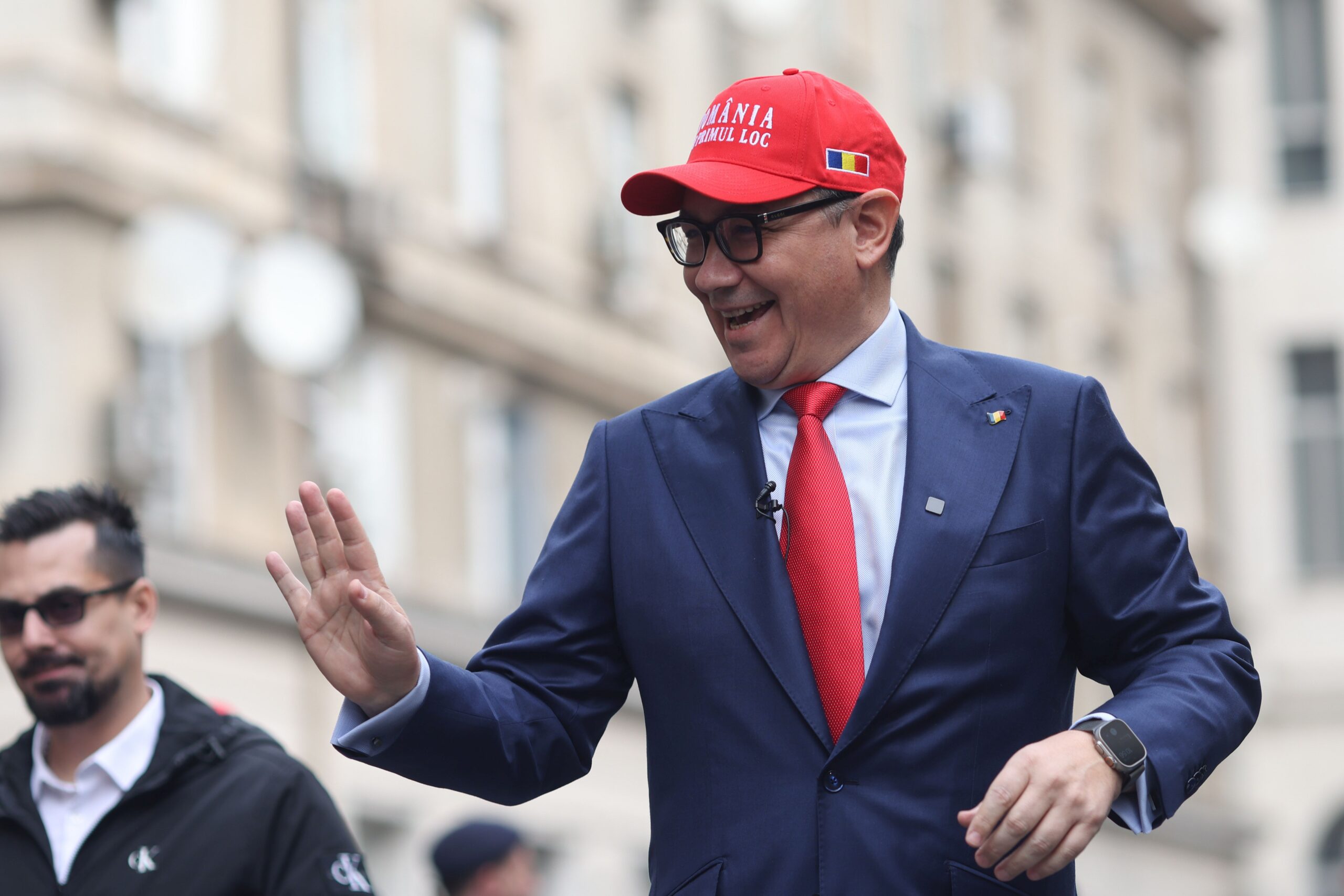 Ponta zice că va fi în finală cu Simion și ar putea aduce AUR la ...