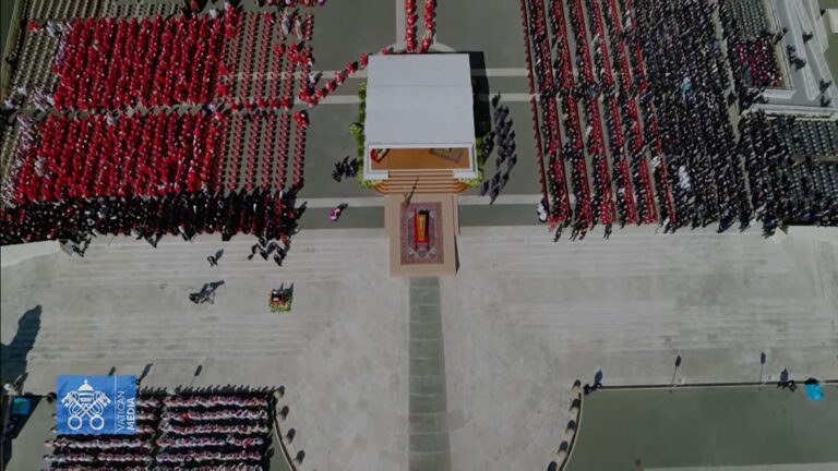 Papa Francisc a fost înmormântat la bazilica Santa Maria Maggiore, după ...